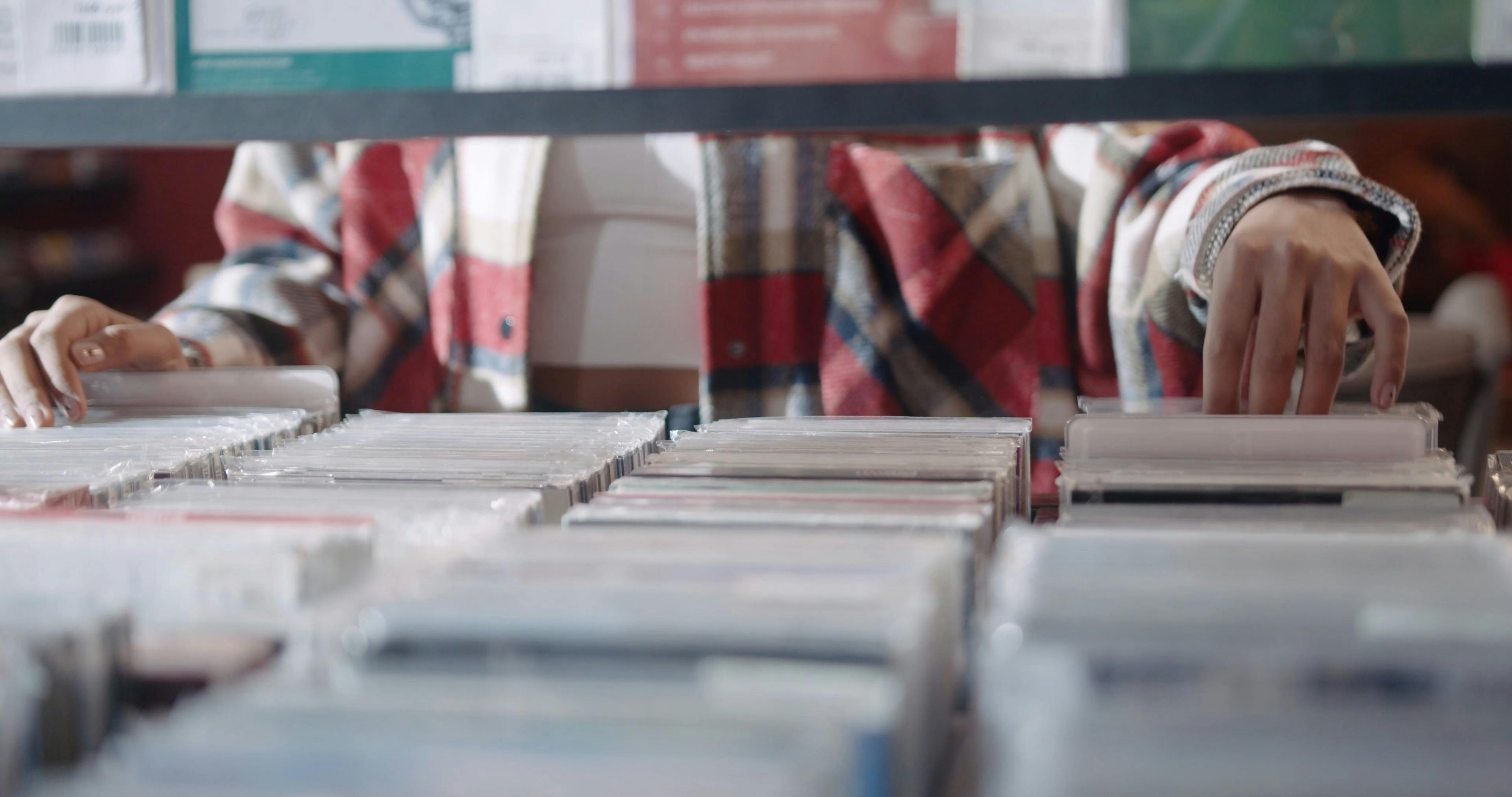 Vinyl And Cds Videos, Download The BEST Free 4k Stock Video Footage ...