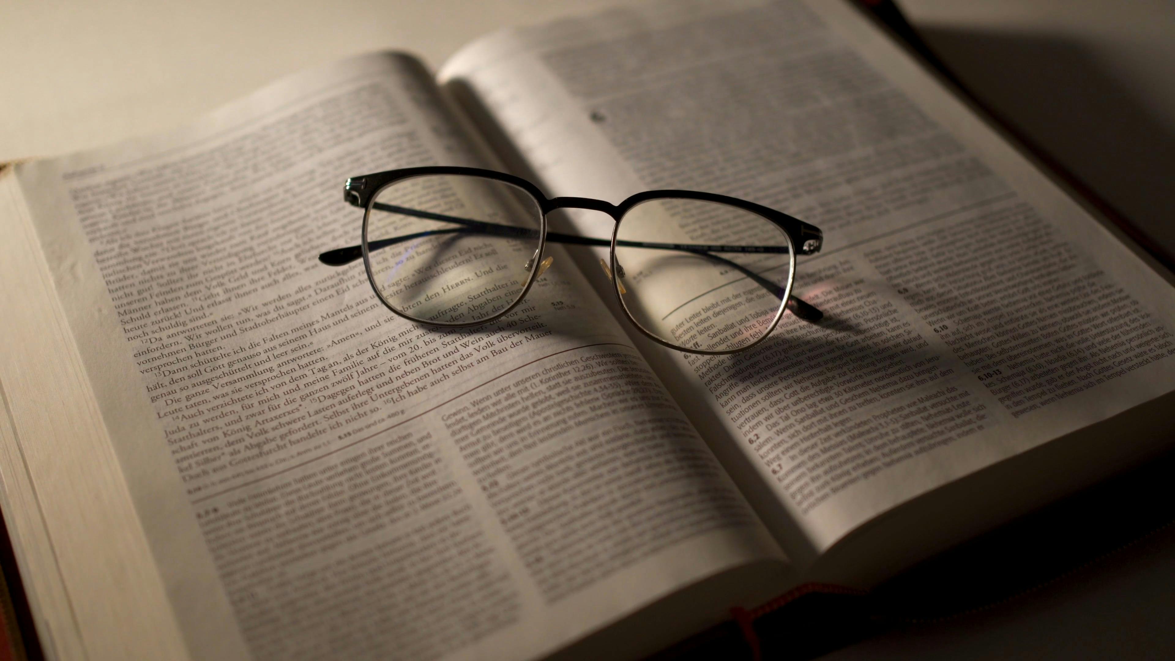 Glasses Frame Videos, Download The BEST Free 4k Stock Video Footage ...