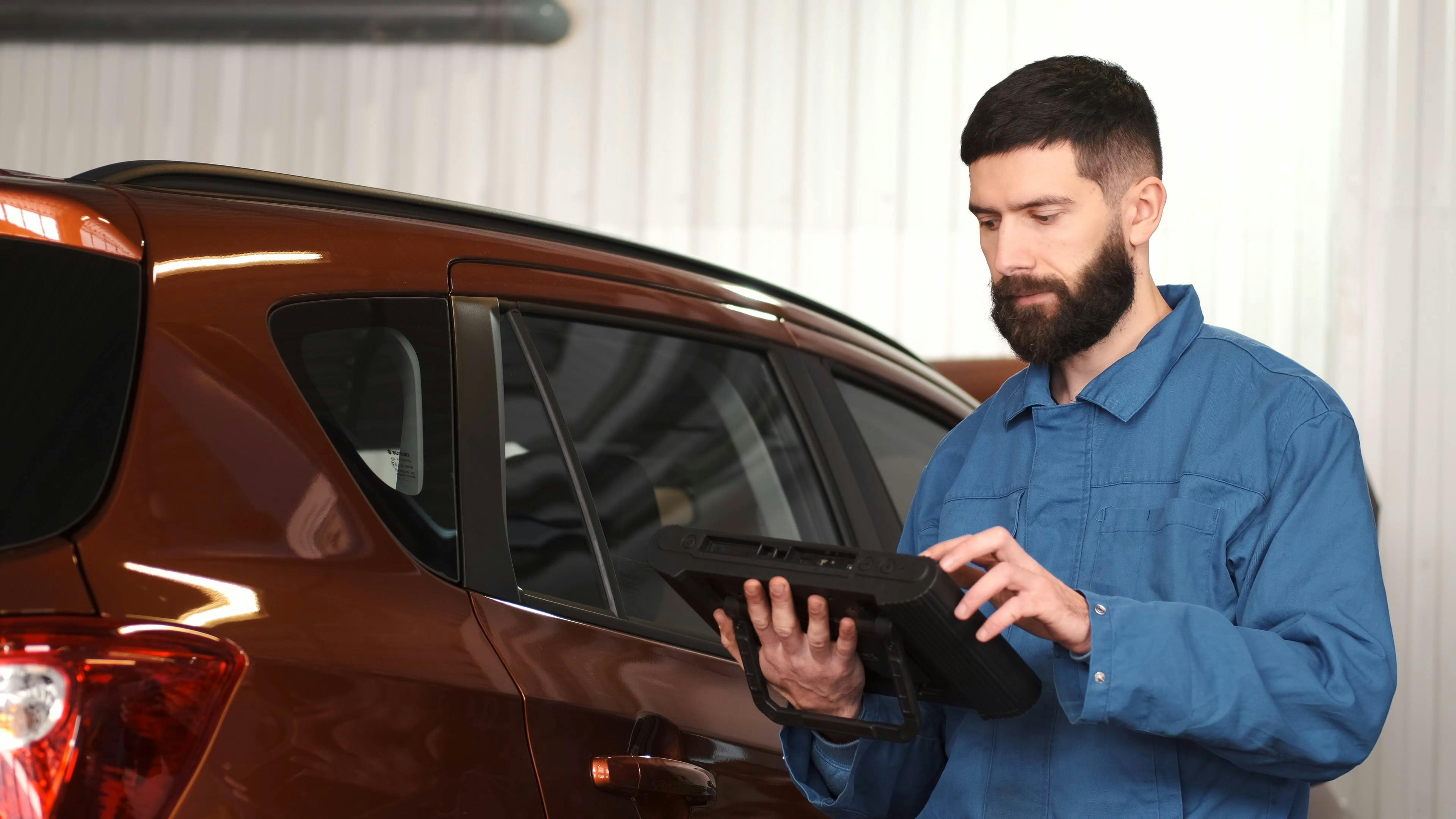 Mechanic Using OBD Scanner Tablet Free Stock Video Footage, Royalty ...