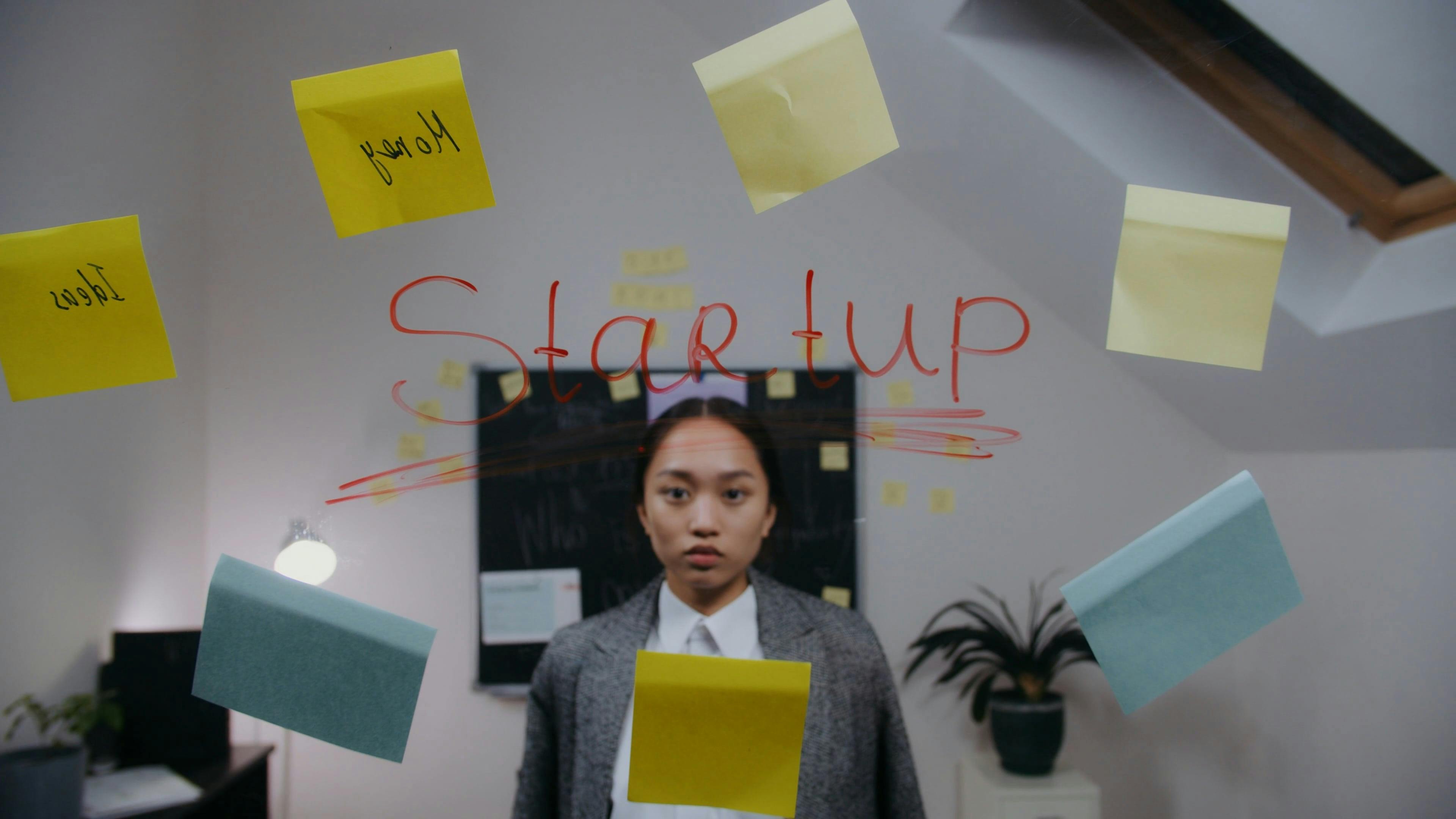 Sticky Note Mirror Videos, Download The BEST Free 4k Stock Video ...