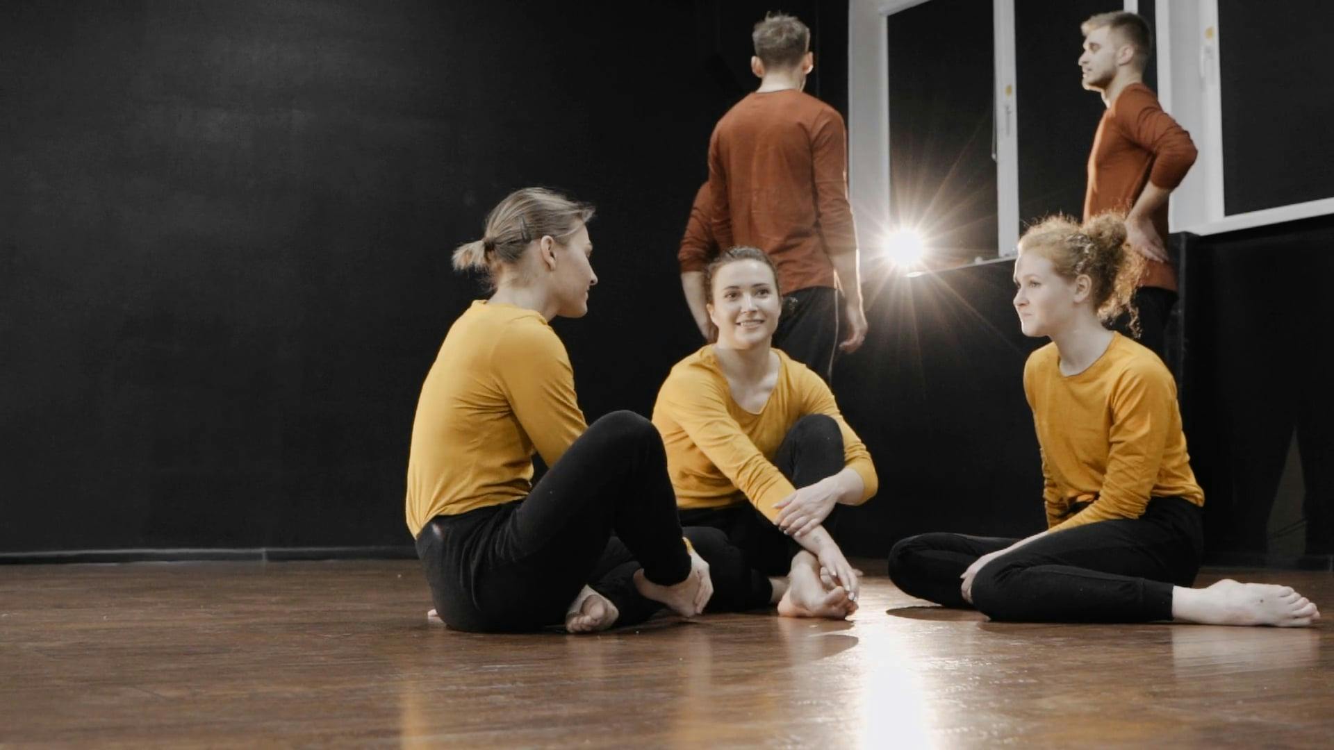 Dancers Talking in the Dance Studio · Free Stock Video