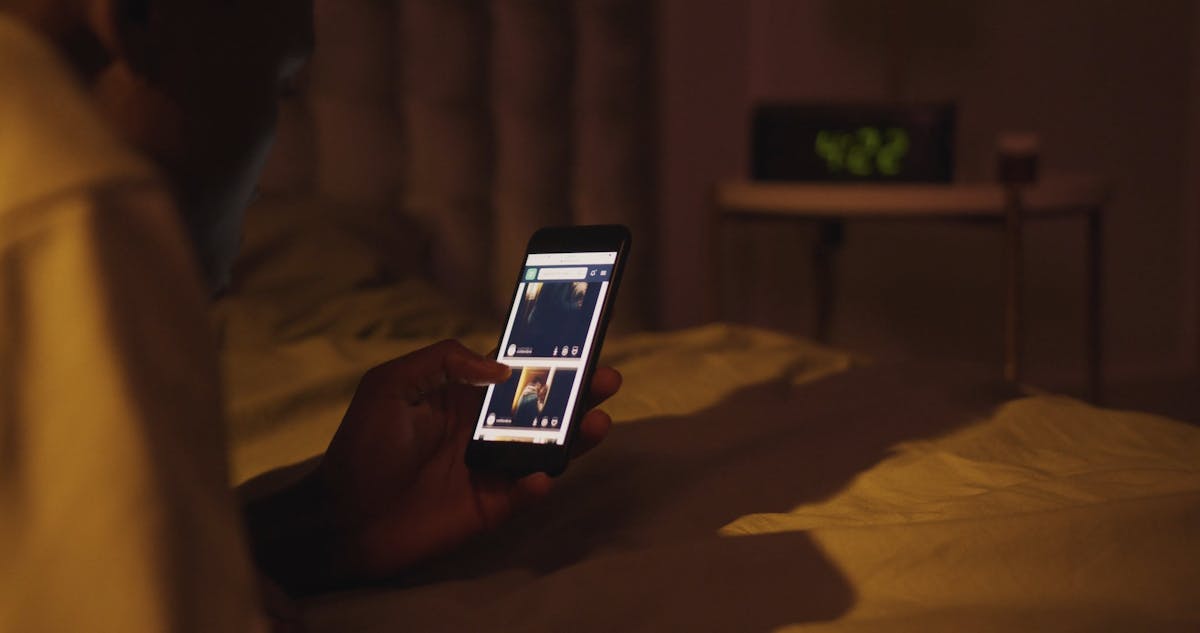 Scrolling In Bed Videos, Download The BEST Free 4k Stock Video Footage & Scrolling In Bed HD ...