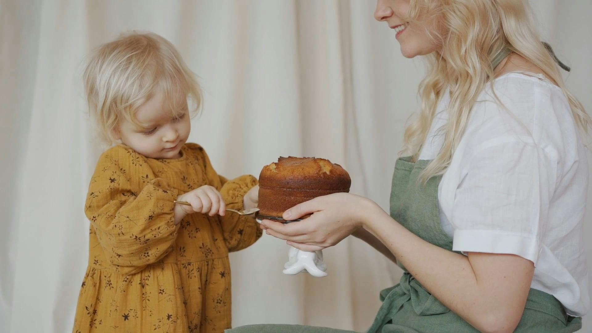 Mom Giving Snacks to her Kids · Free Stock Video