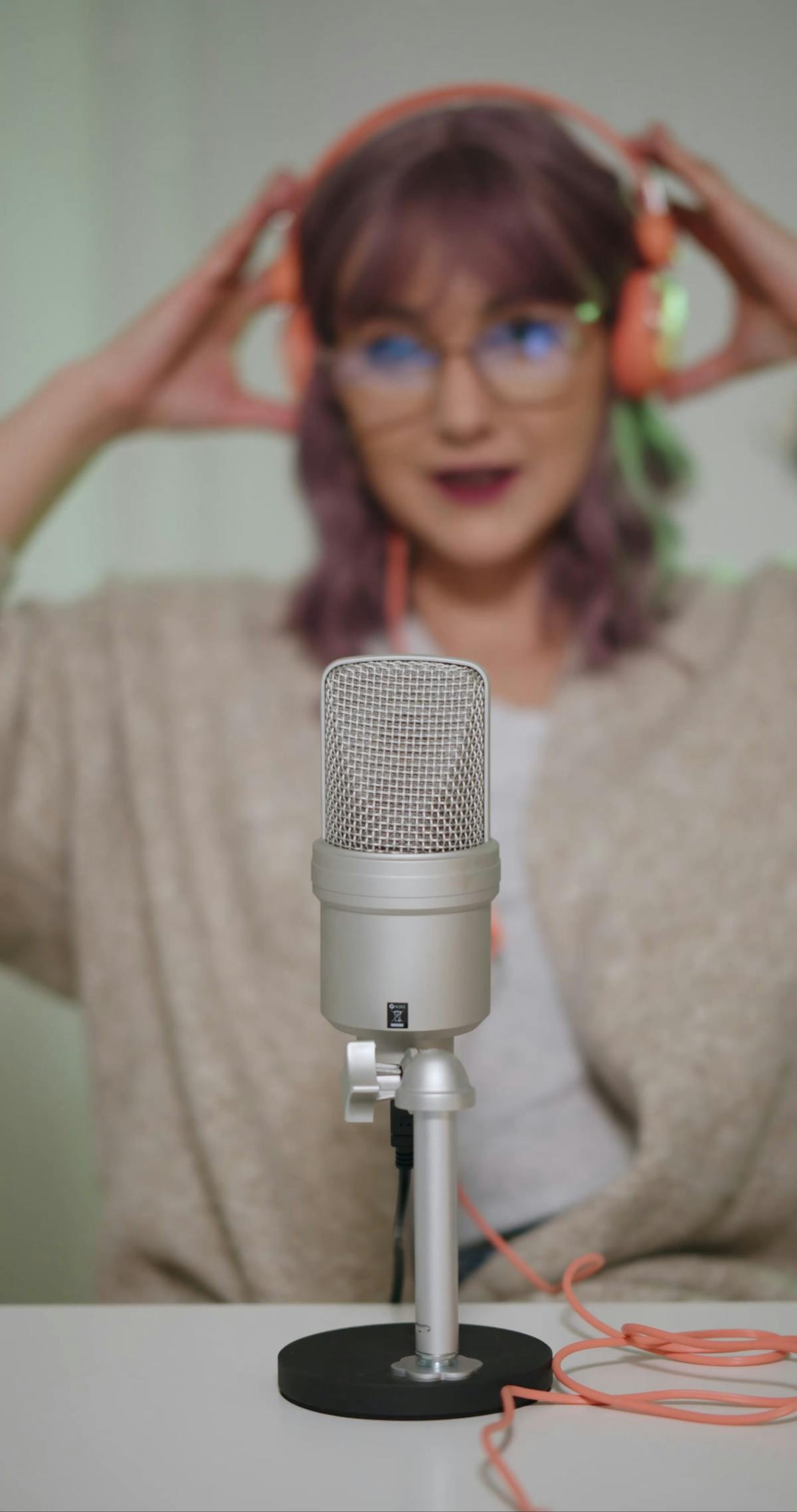 Asmr Microphone Videos, Download The BEST Free 4k Stock Video Footage ...