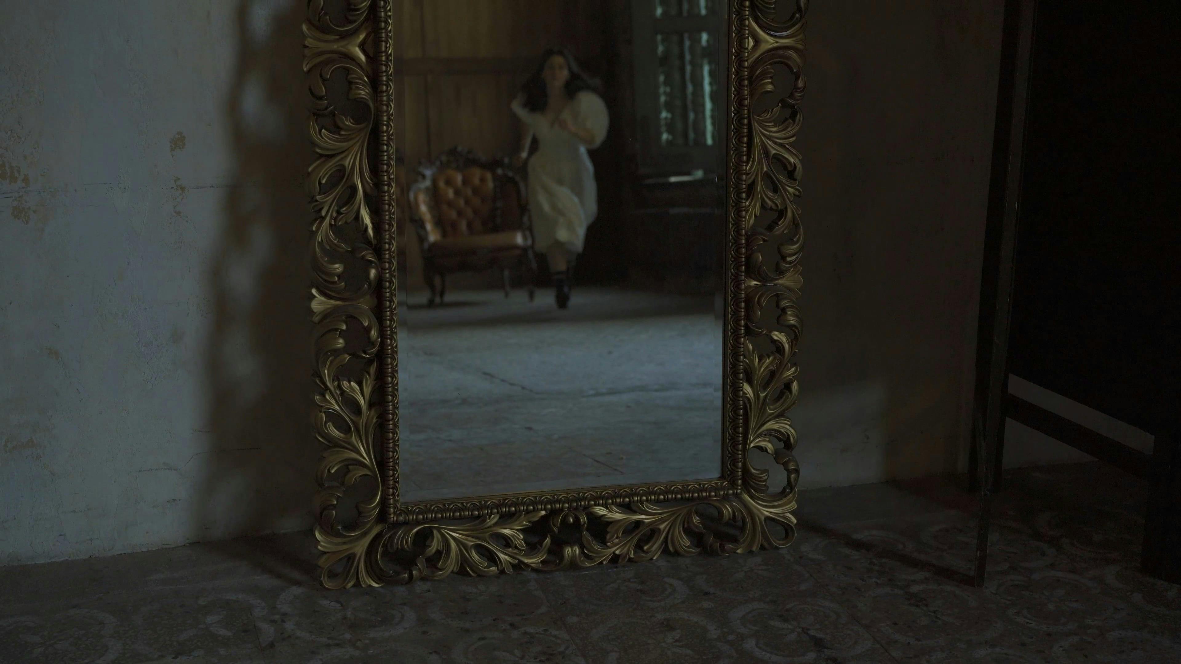 Woman Running Going to the Mirror · Free Stock Video