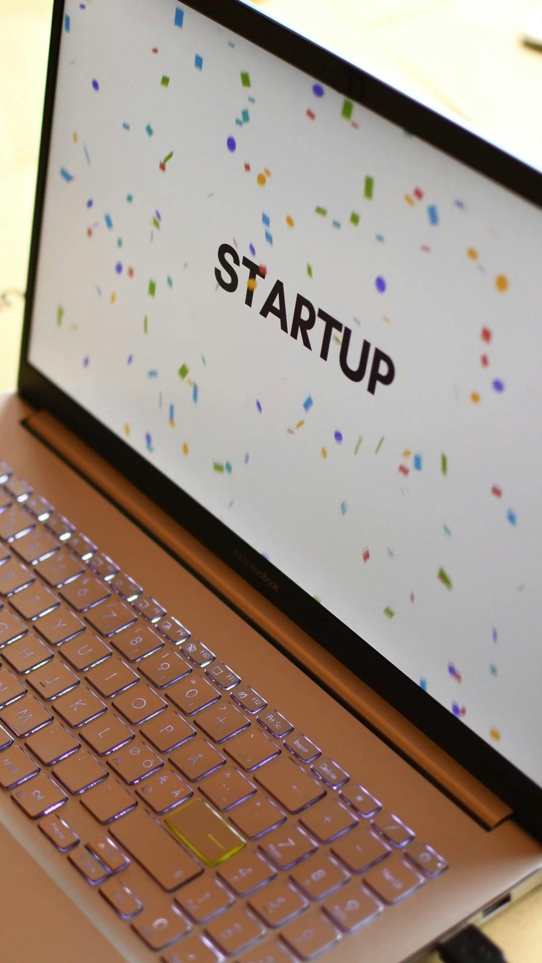 Laptop Typing Videos, Download The BEST Free 4k Stock Video Footage ...