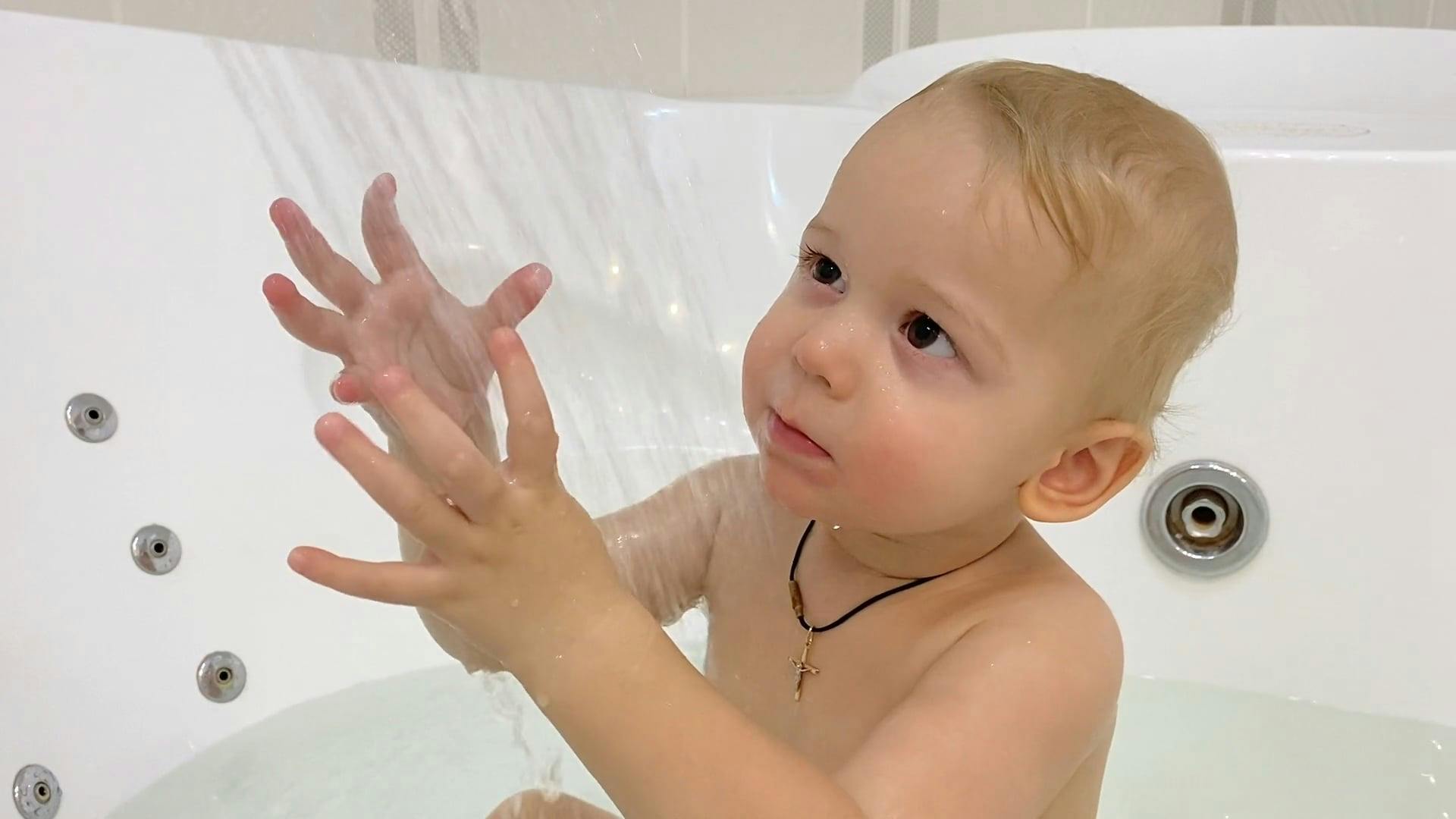 Washing Baby Videos, Download The BEST Free 4k Stock Video Footage ...