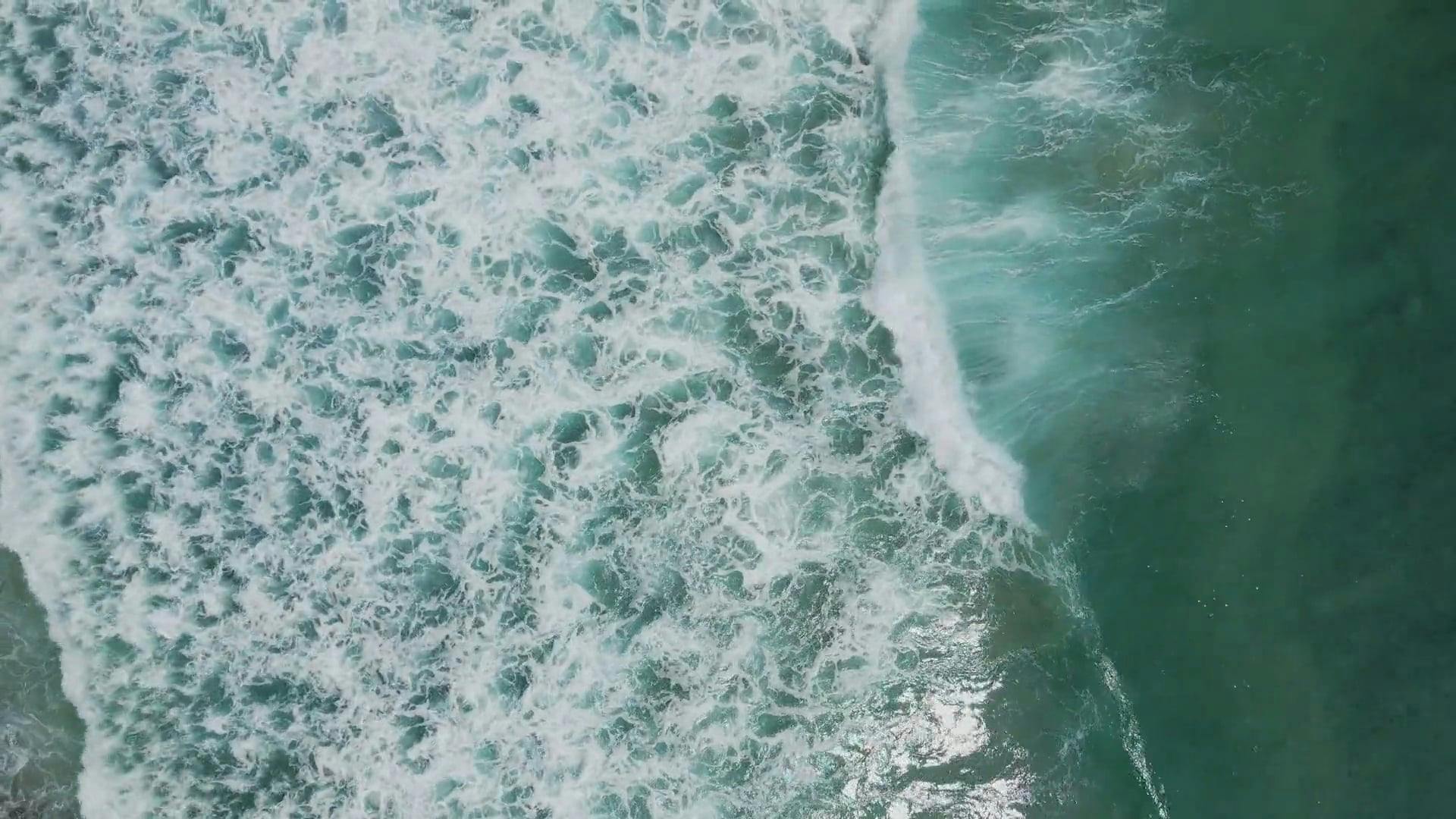 High Angle Shot of Waves in the Ocean · Free Stock Video