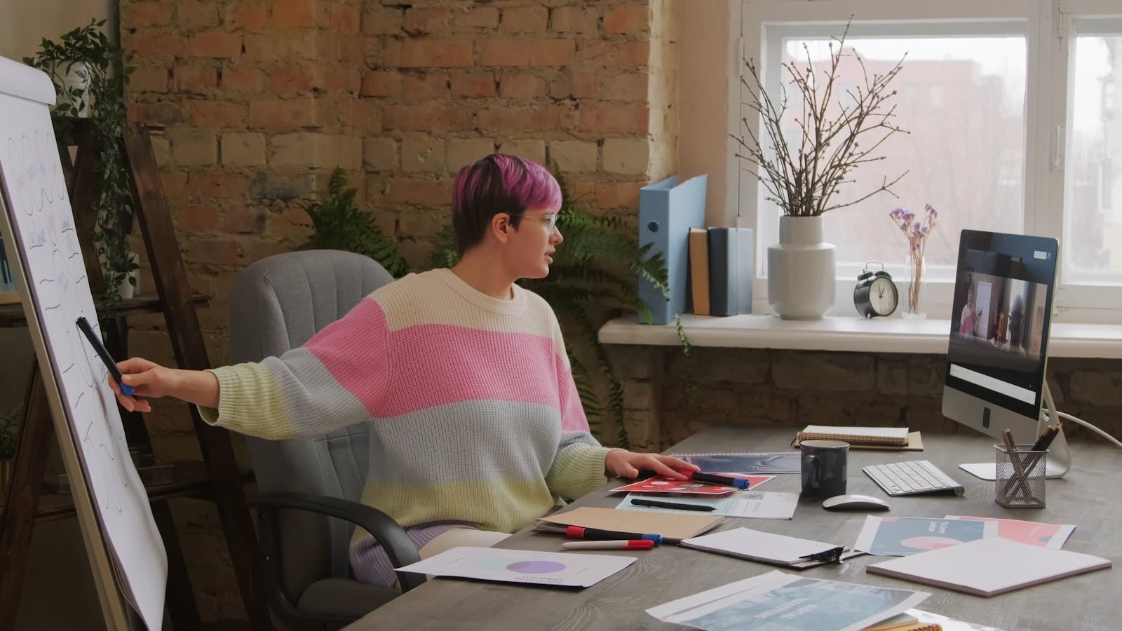 Online Teaching Videos, Download The BEST Free 4k Stock Video Footage ...