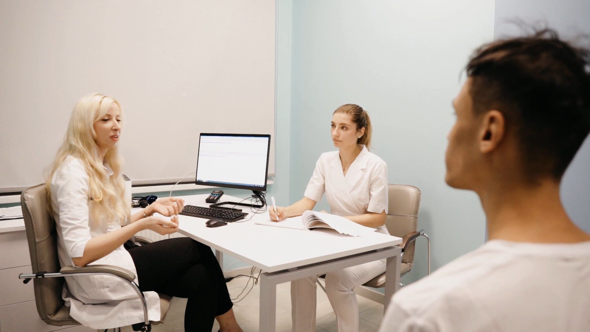 Doctor Giving a Medical Advice to a Patient Free Stock Video Footage ...