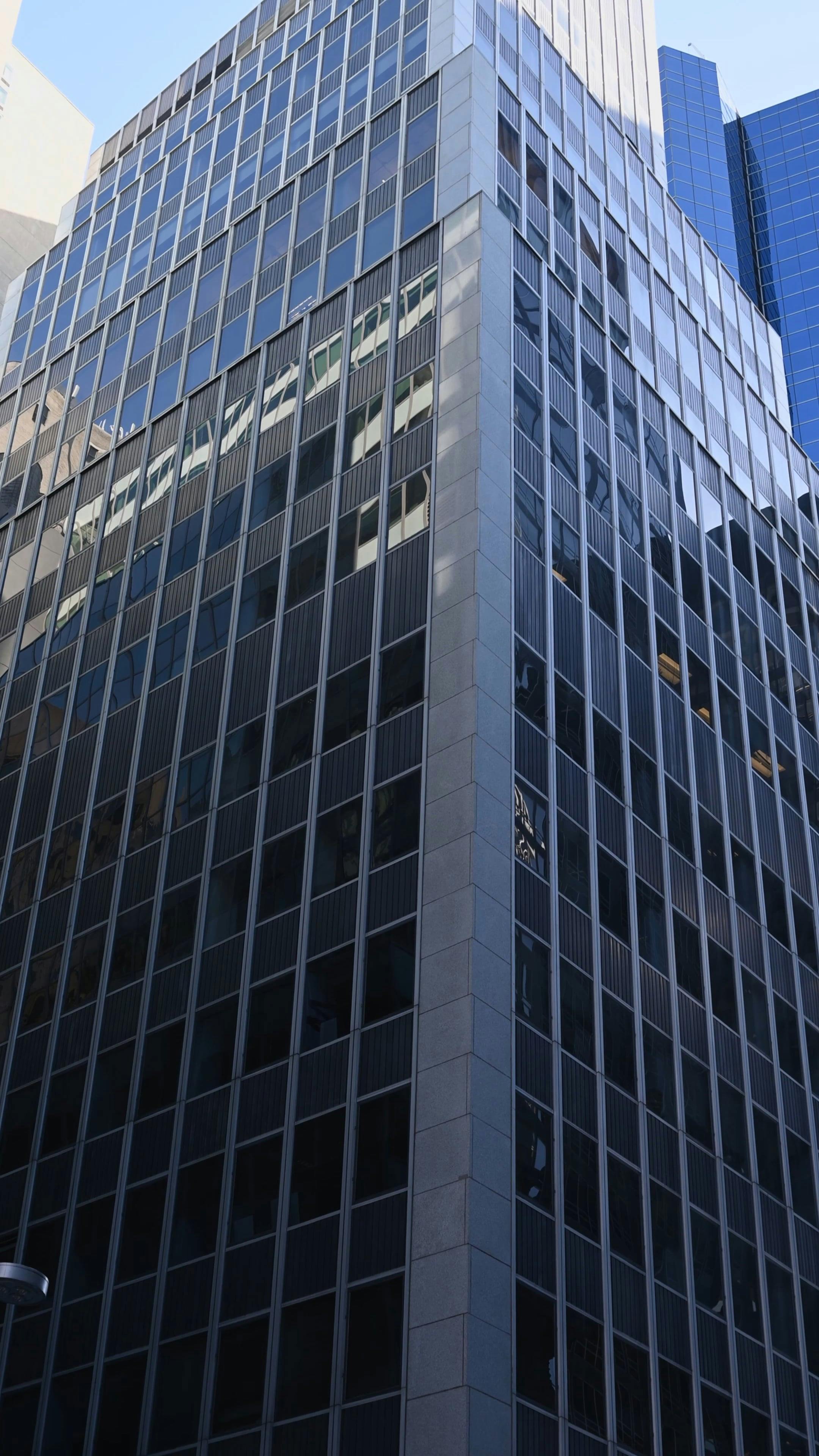 Video of a Bulding · Free Stock Video