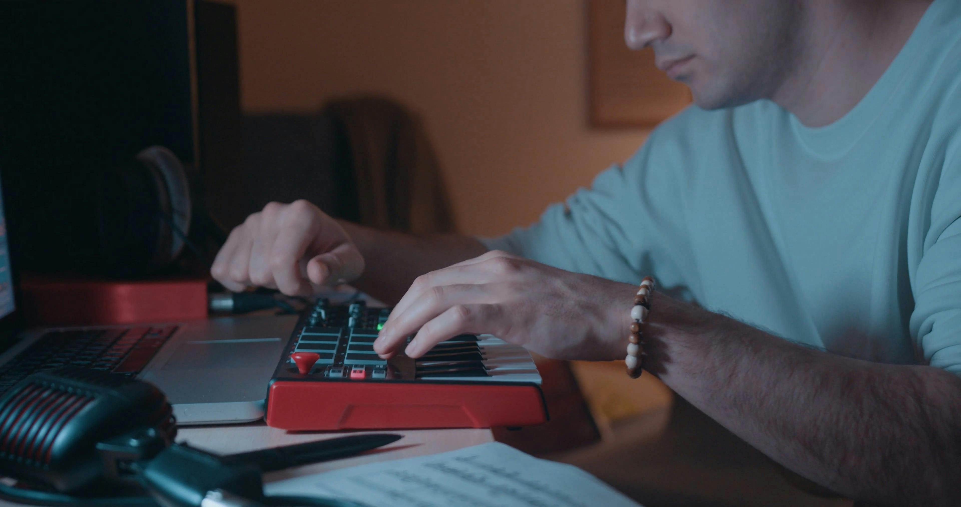 Computer Tips Videos, Download The BEST Free 4k Stock Video Footage ...