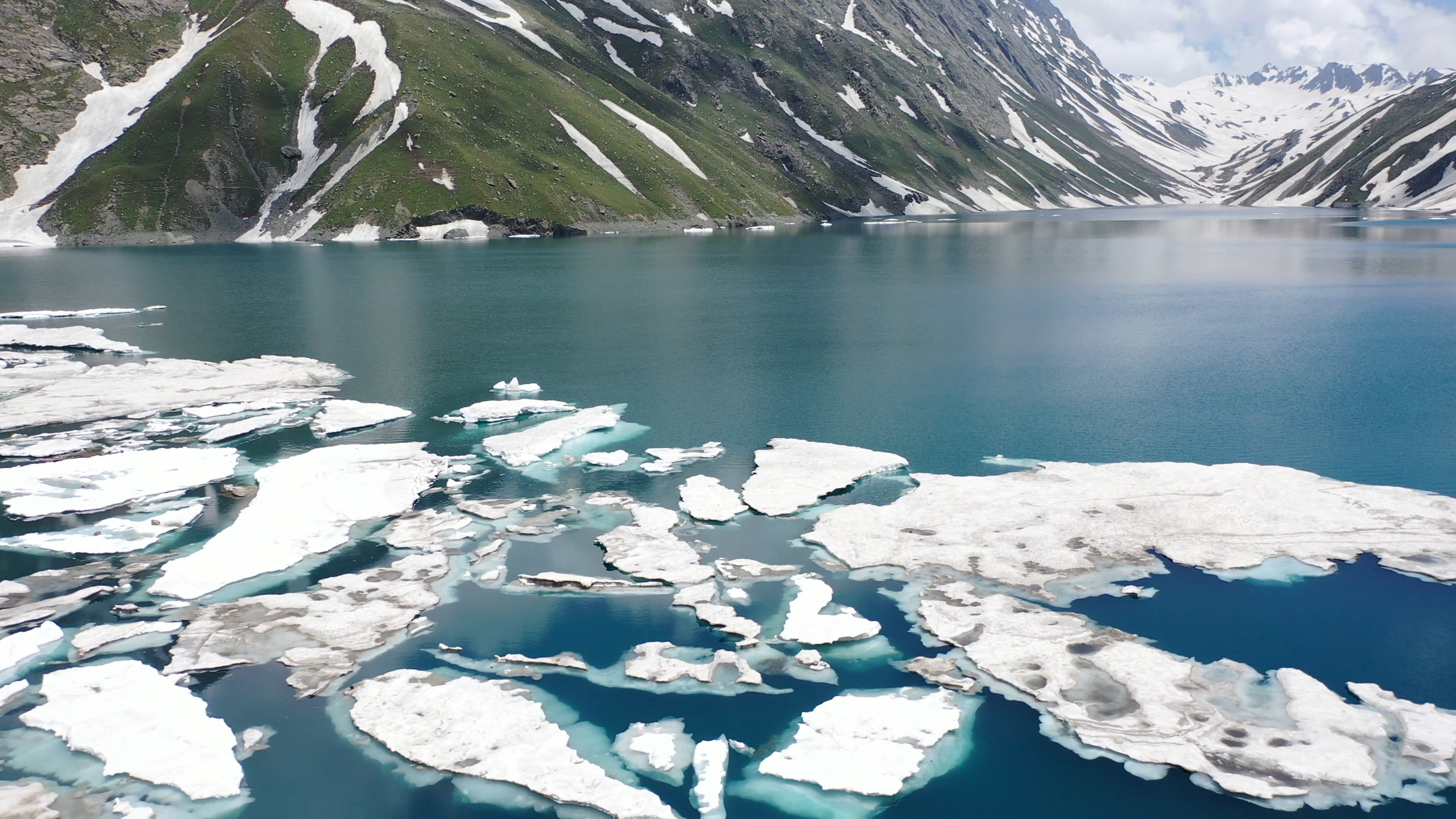 Video of a Frozen Lake · Free Stock Video