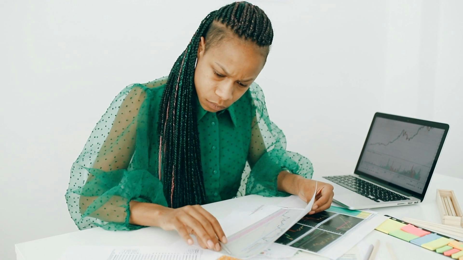 Green Spreadsheet Videos, Download The BEST Free 4k Stock Video Footage ...