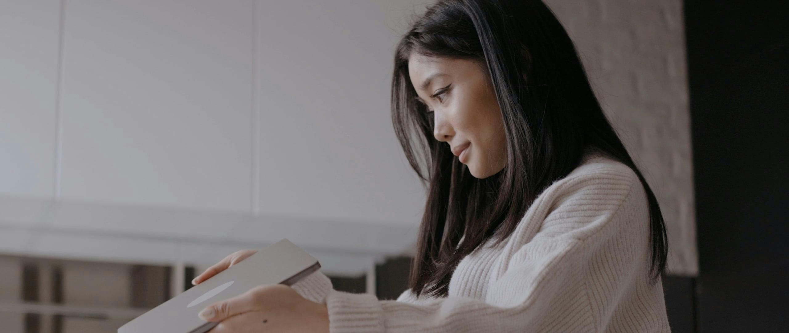 Laptop Unboxing Videos, Download The BEST Free 4k Stock Video Footage ...