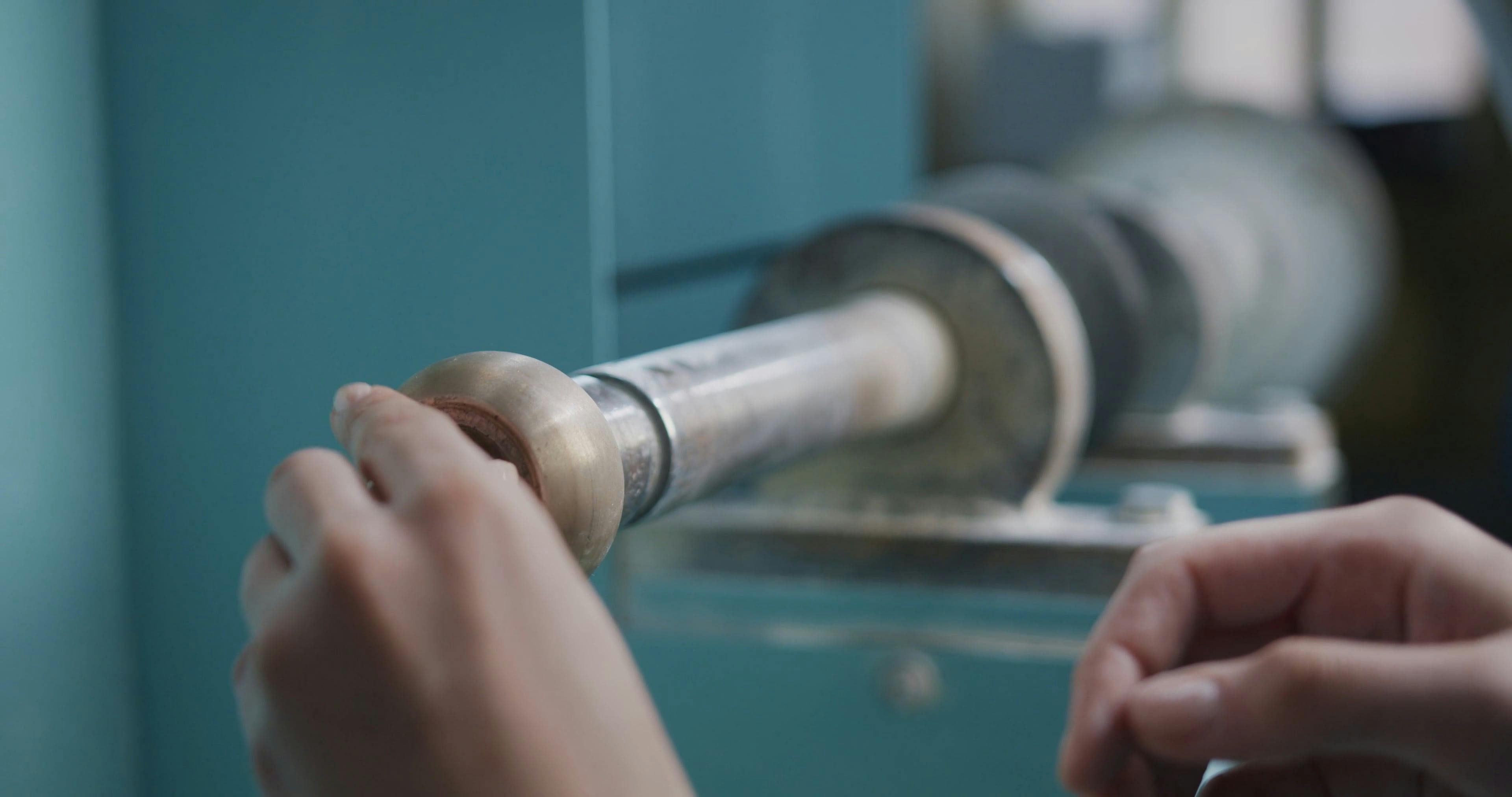 Animated Repair Shop Videos, Download The BEST Free 4k Stock Video ...