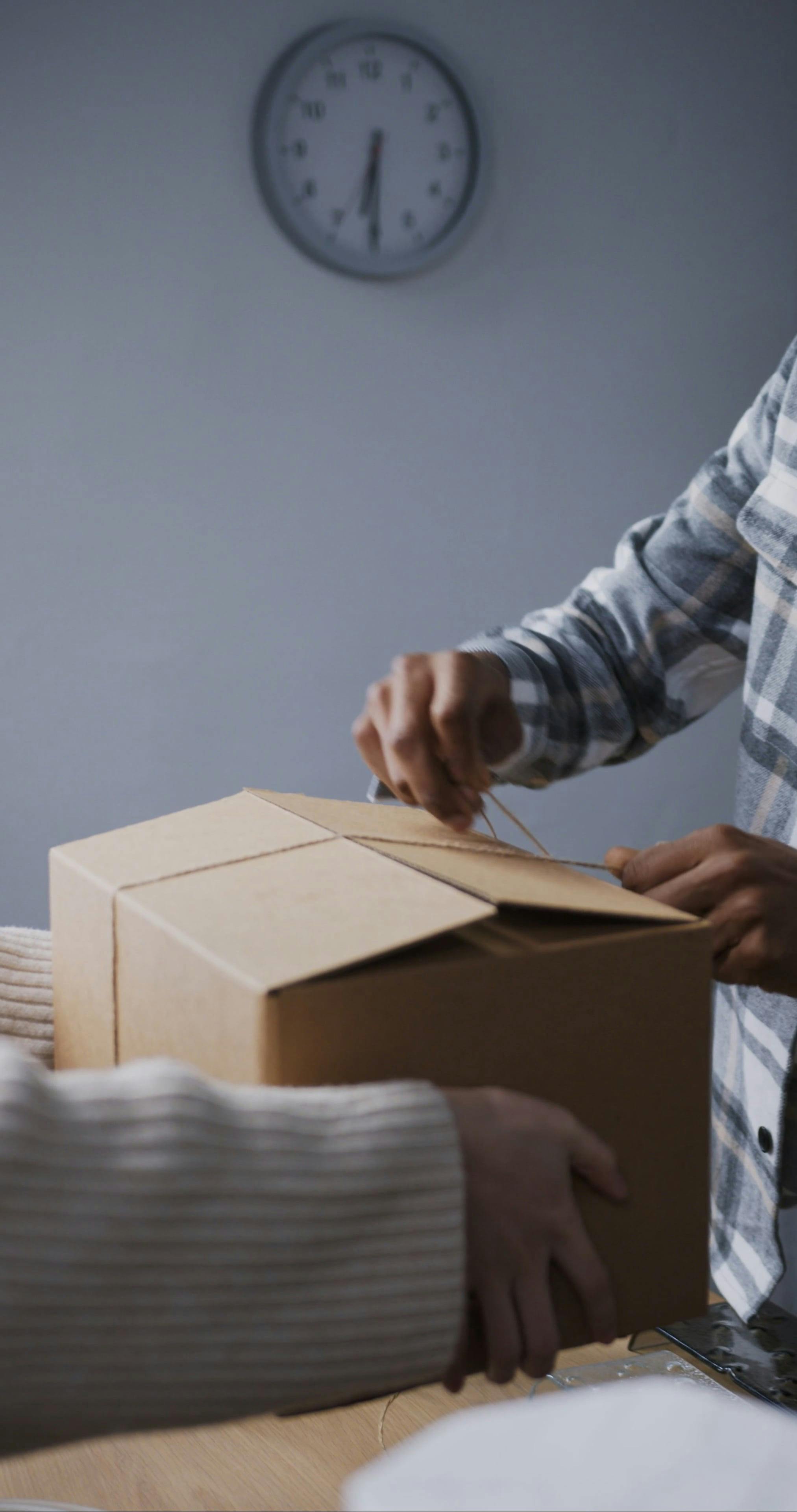 Product Packing Videos, Download The BEST Free 4k Stock Video Footage ...