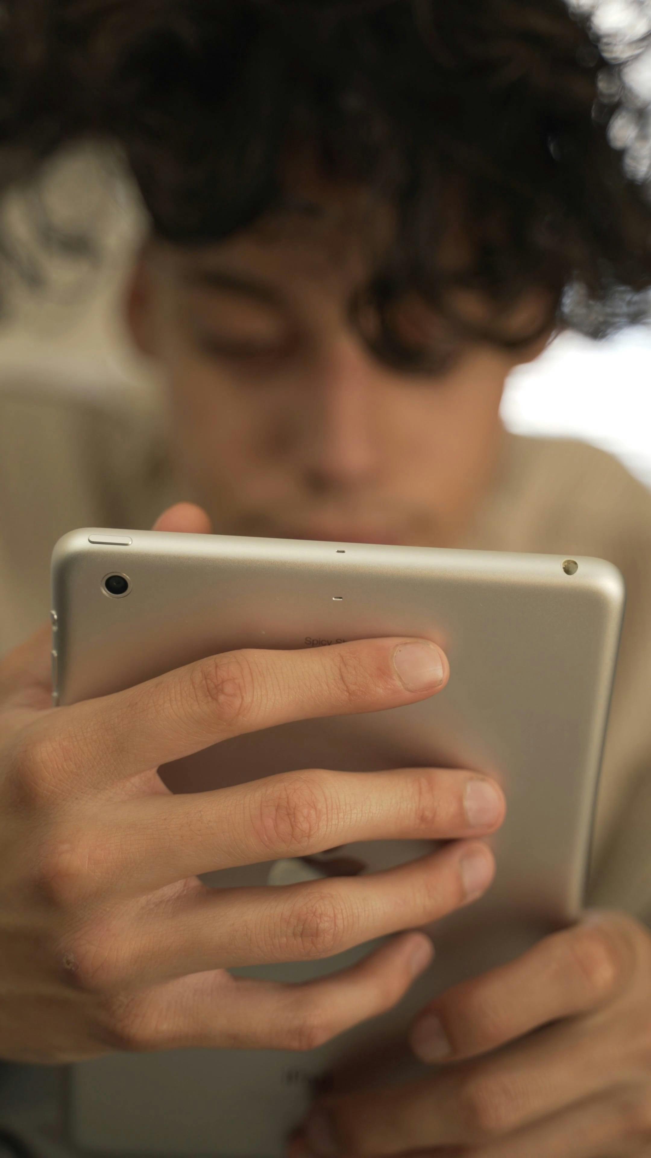 Reading Apps Videos, Download The BEST Free 4k Stock Video Footage ...