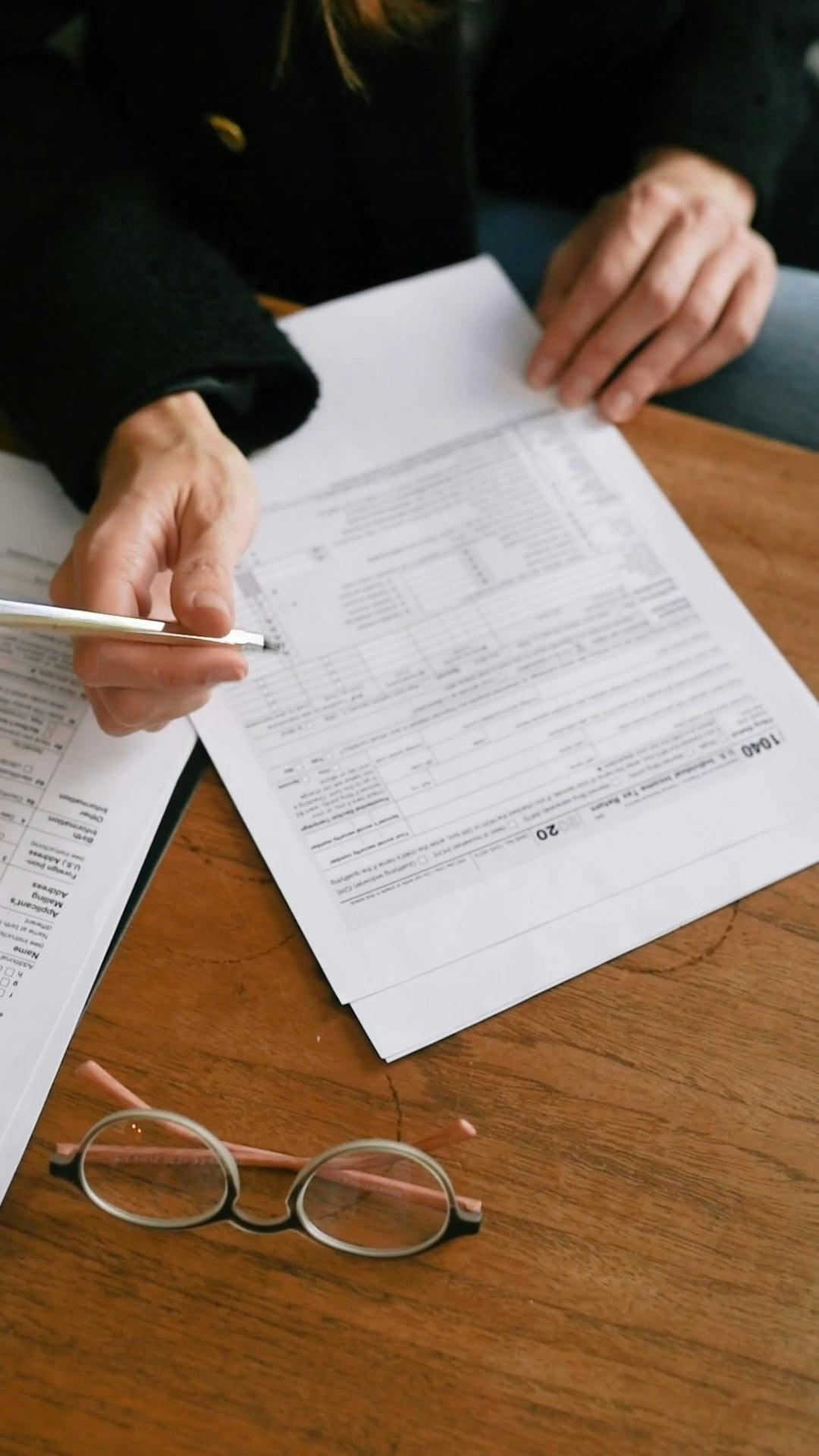 Person Filling up a Form · Free Stock Video