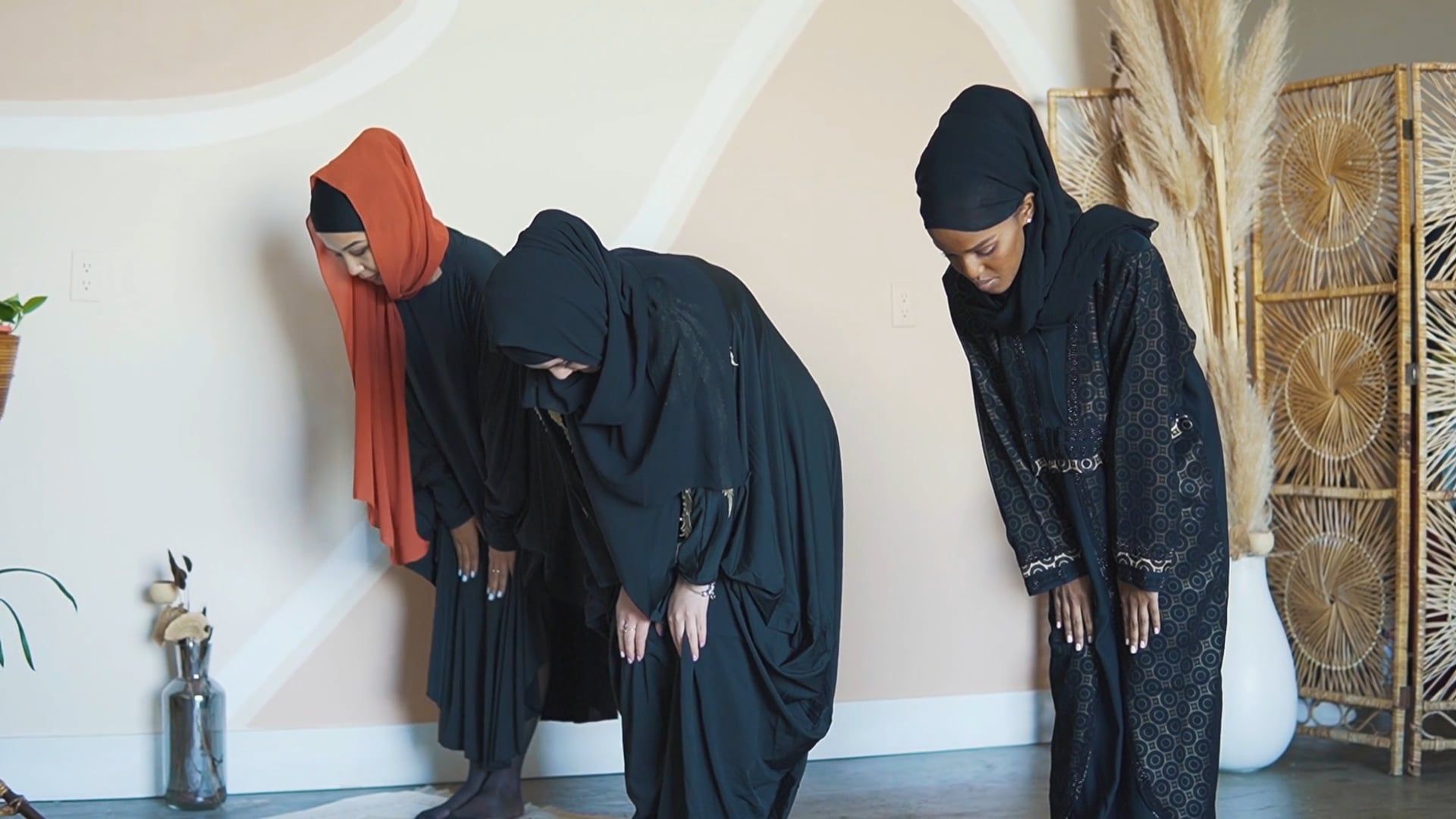 Women Praying · Free Stock Video