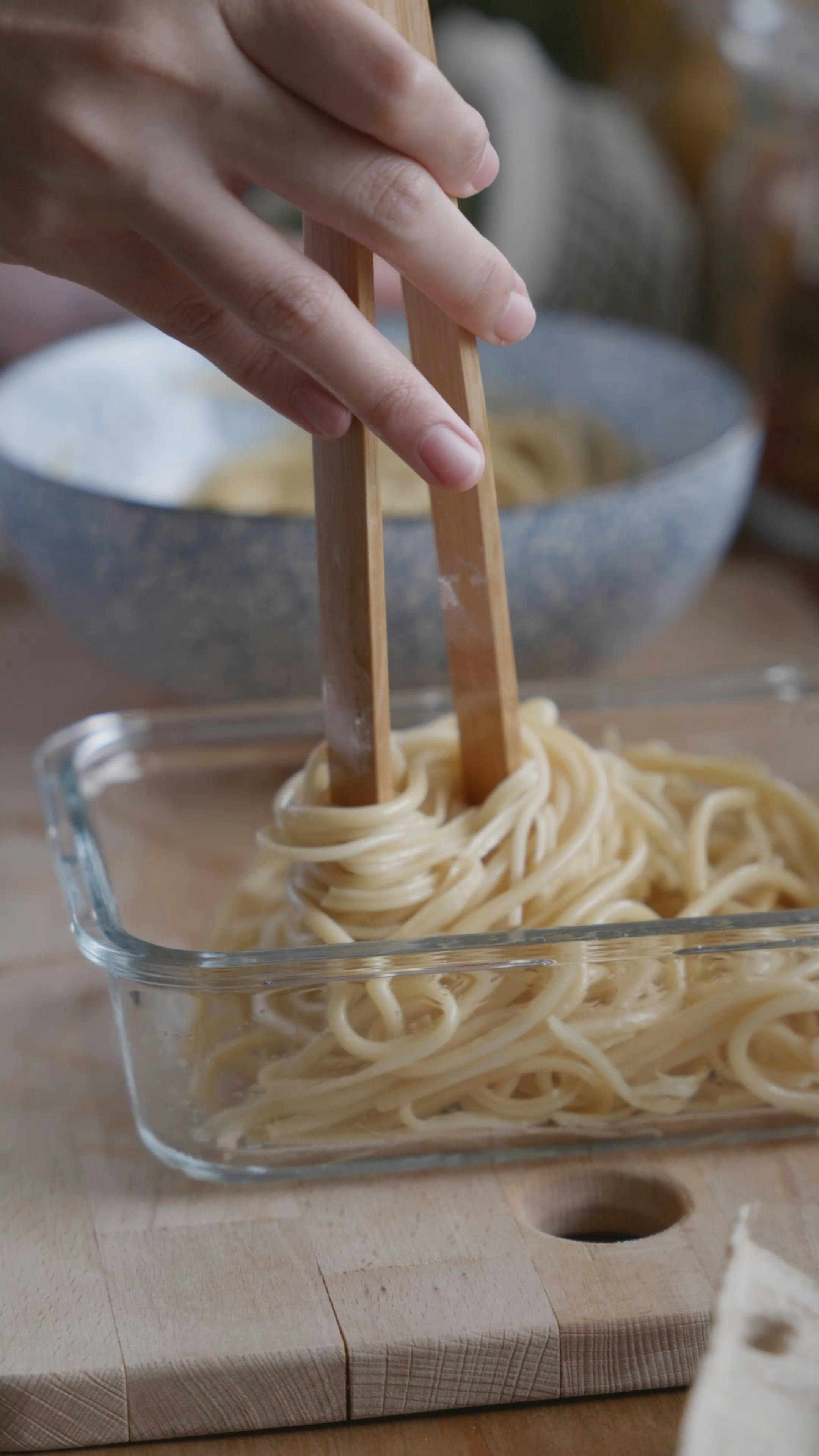 Easy Way To Reduce Dandruff Videos, Download The BEST Free 4k Stock Video Footage & Easy Way To ...