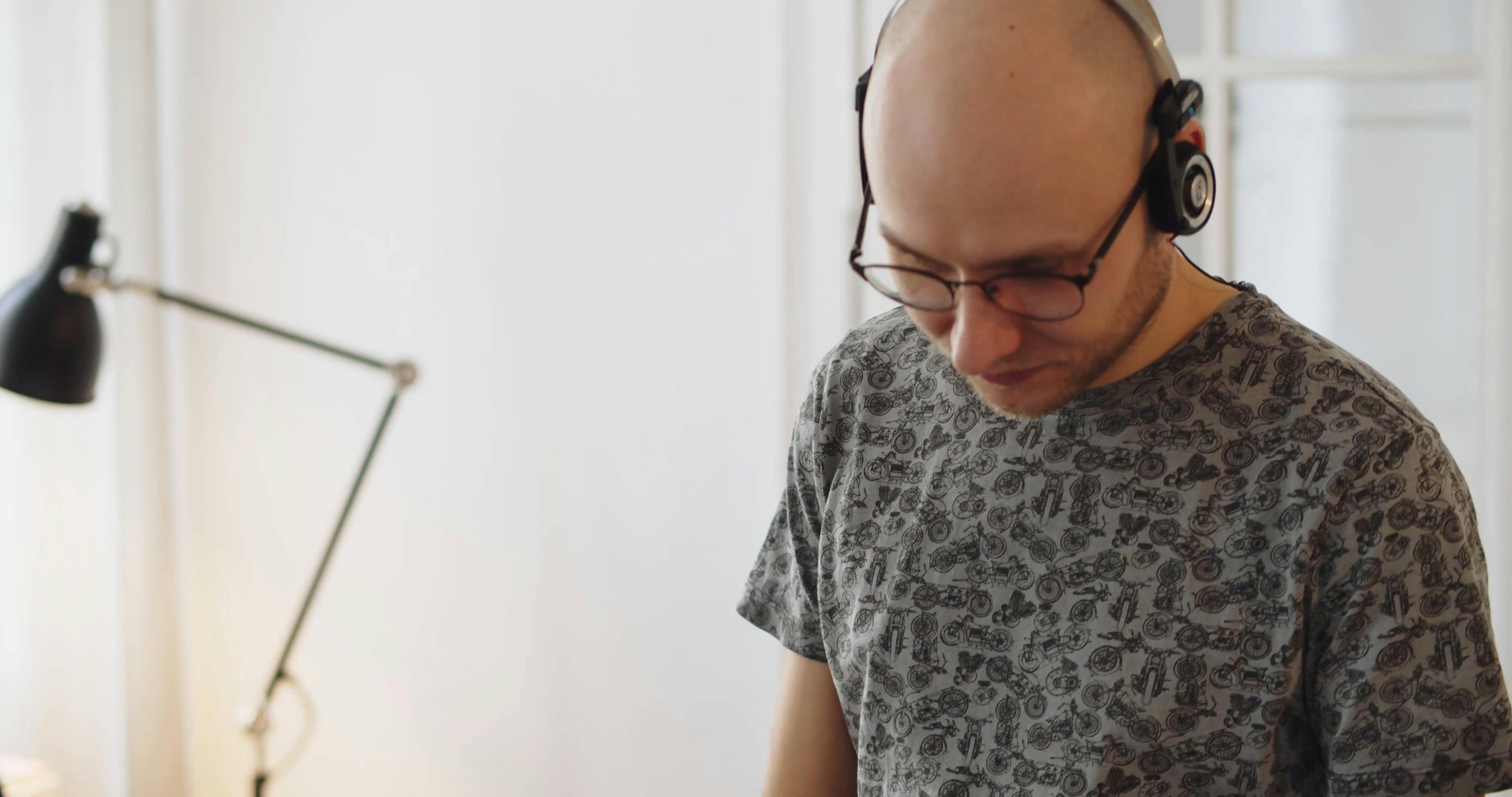 Bold Music Videos, Download The BEST Free 4k Stock Video Footage & Bold ...