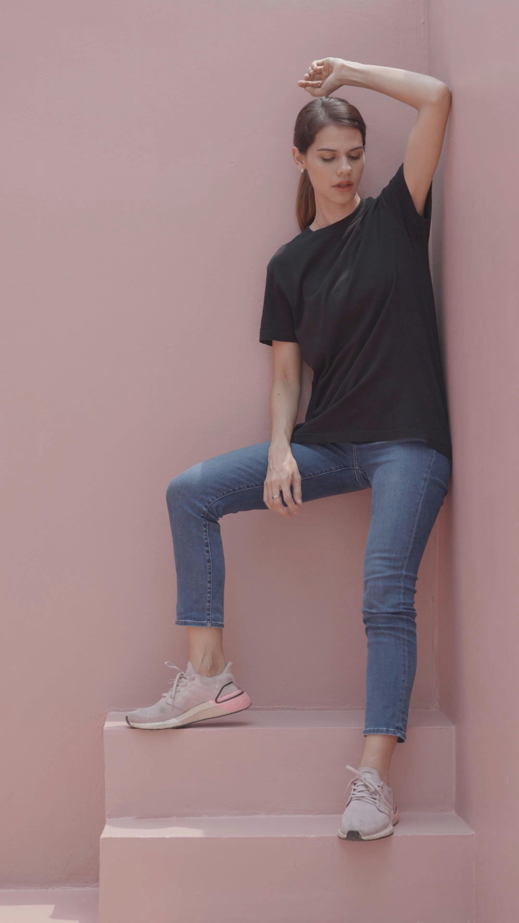 Modeling Blank Background Videos, Download The BEST Free 4k Stock Video ...