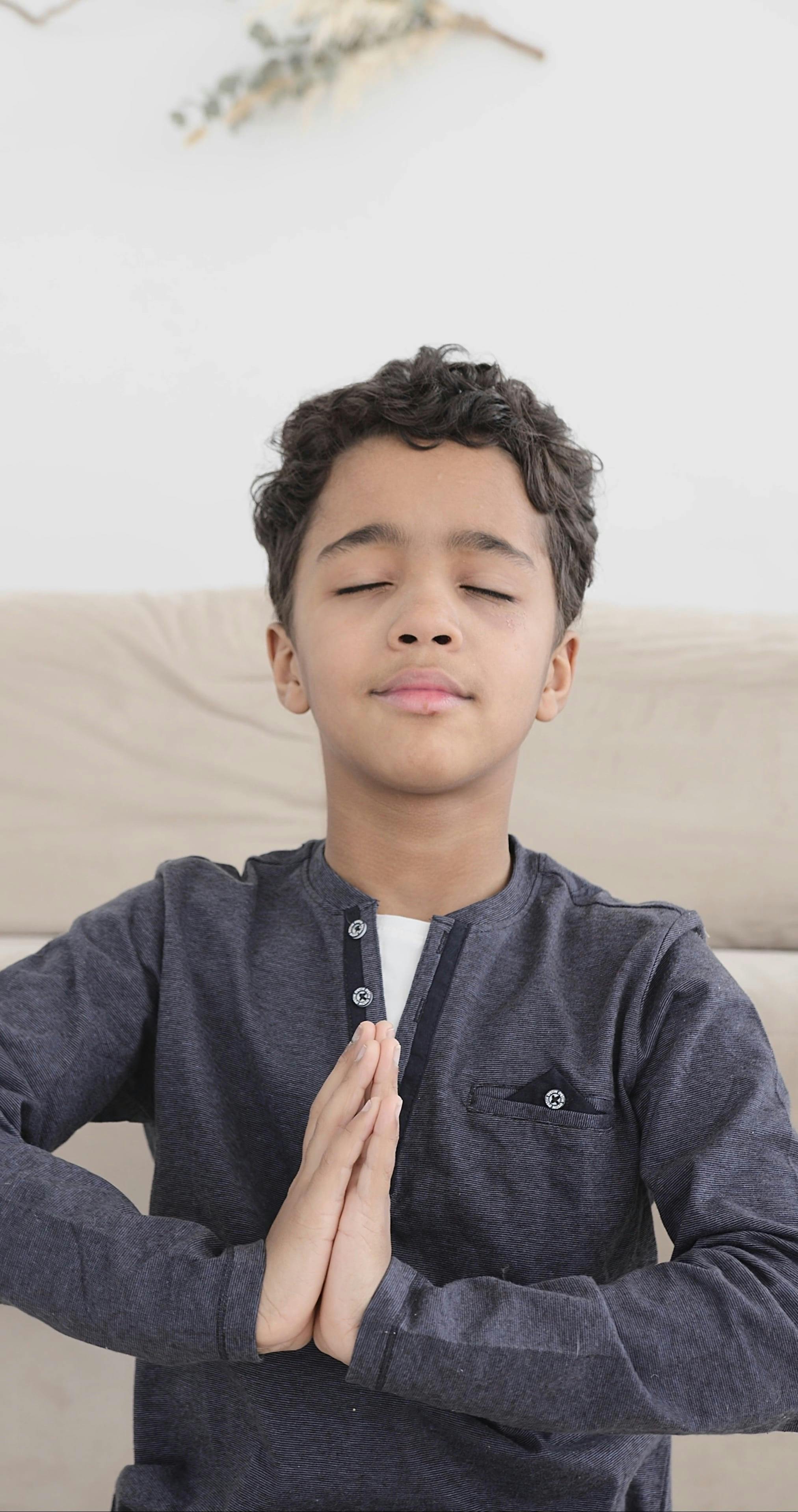 Vídeos de stock gratuitos sobre adentro, adorar, atención plena, calma ...