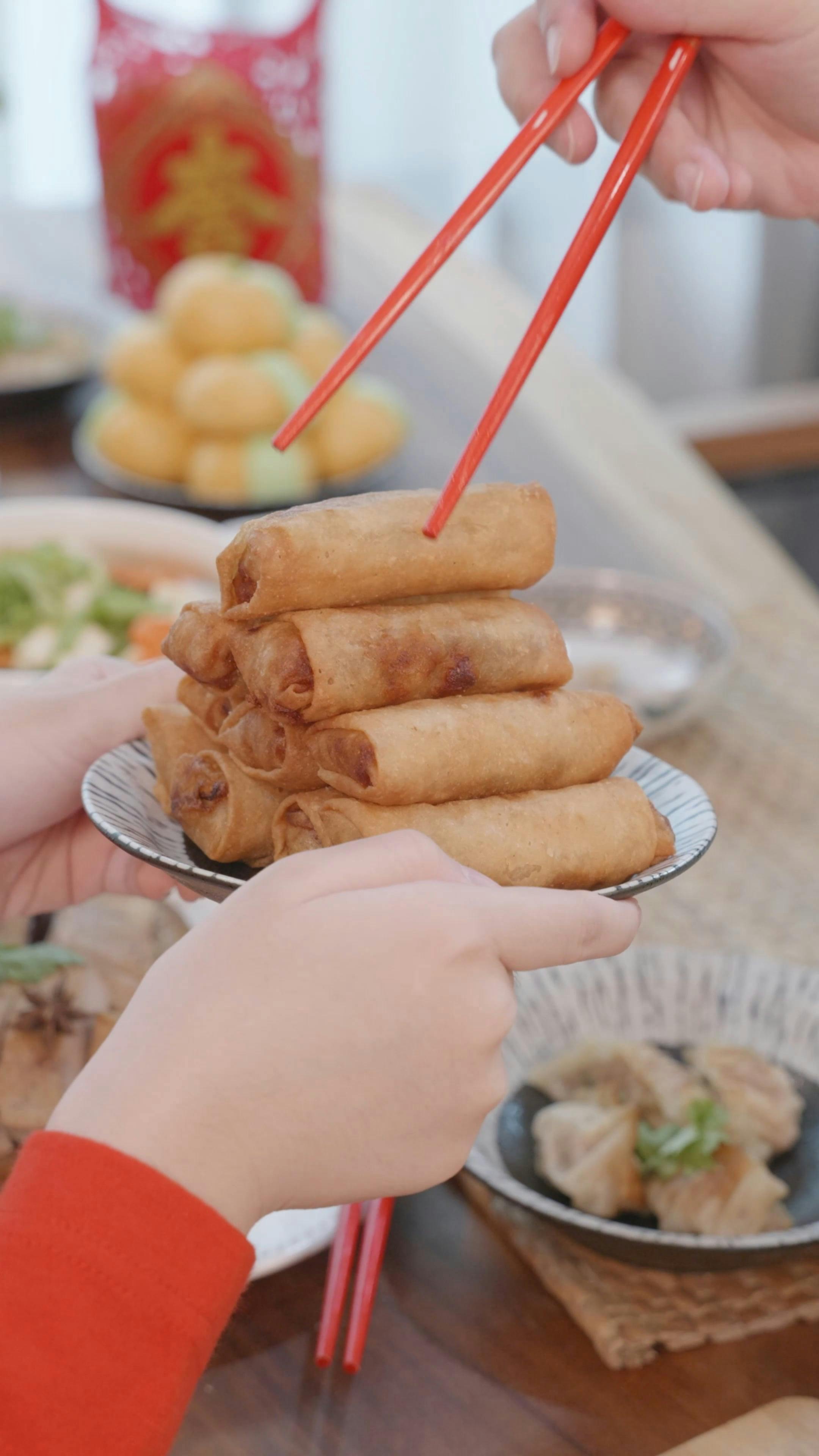 Serving Cooked Foods · Free Stock Video