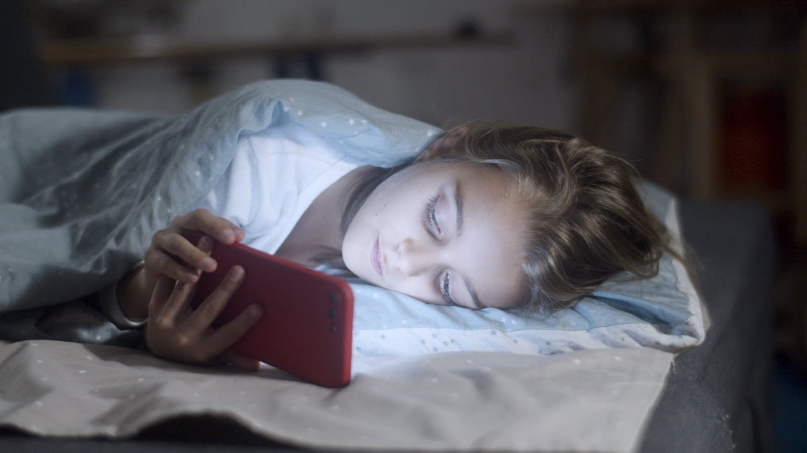 Scrolling In Bed Videos, Download The BEST Free 4k Stock Video Footage & Scrolling In Bed HD ...