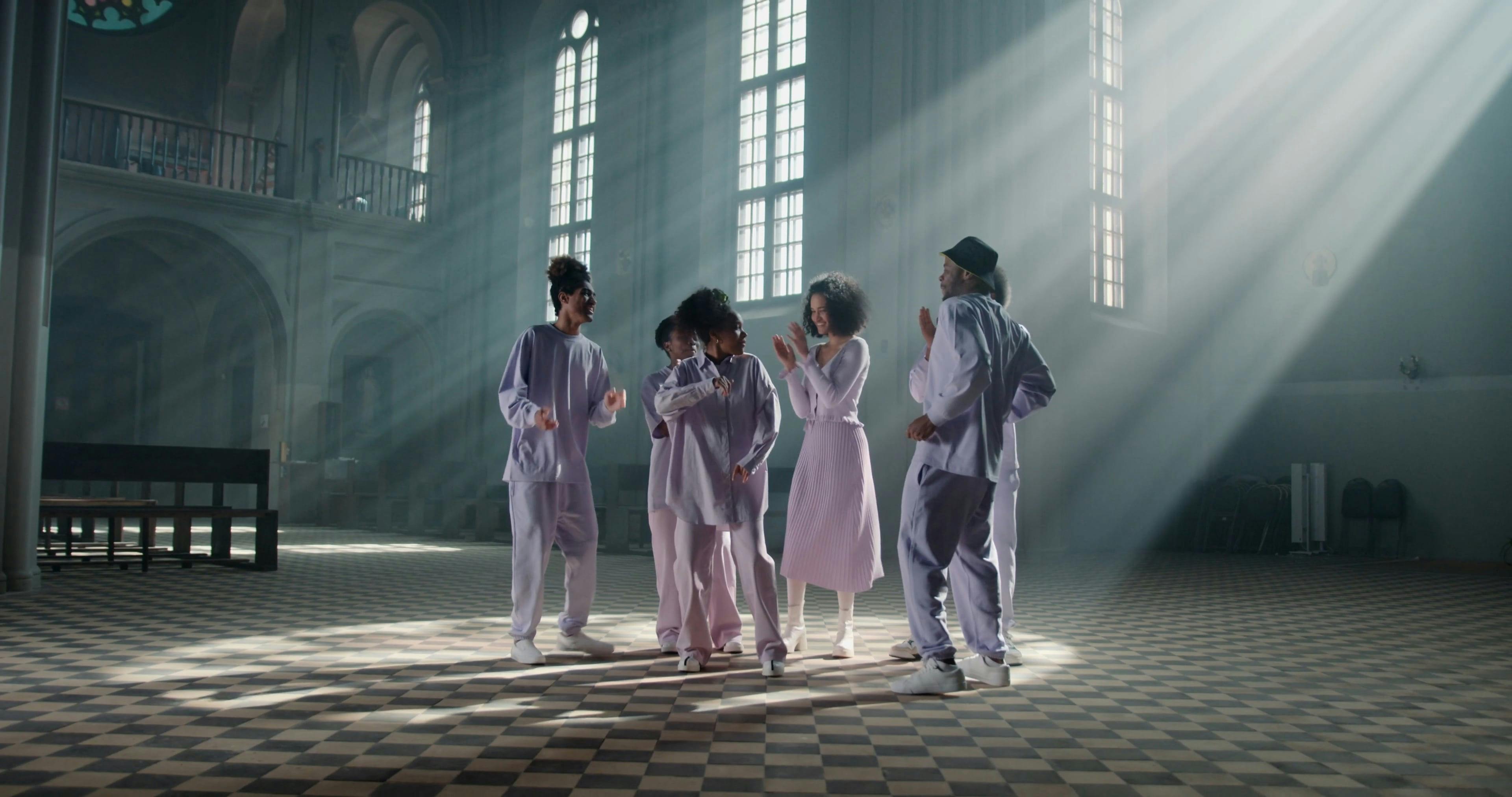 MODERN CHOIR · Pexels