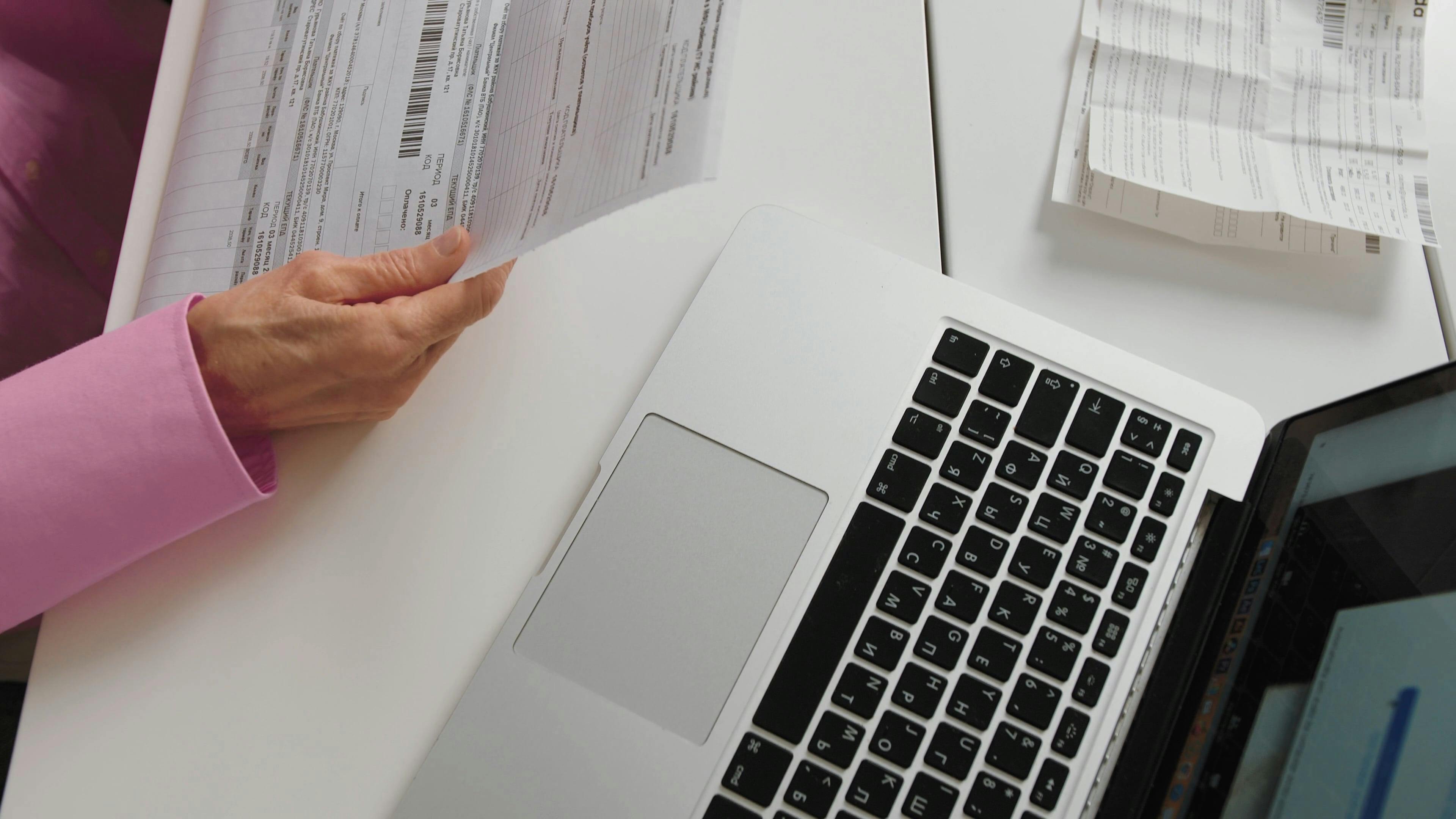 Checking Emails Videos, Download The BEST Free 4k Stock Video Footage ...