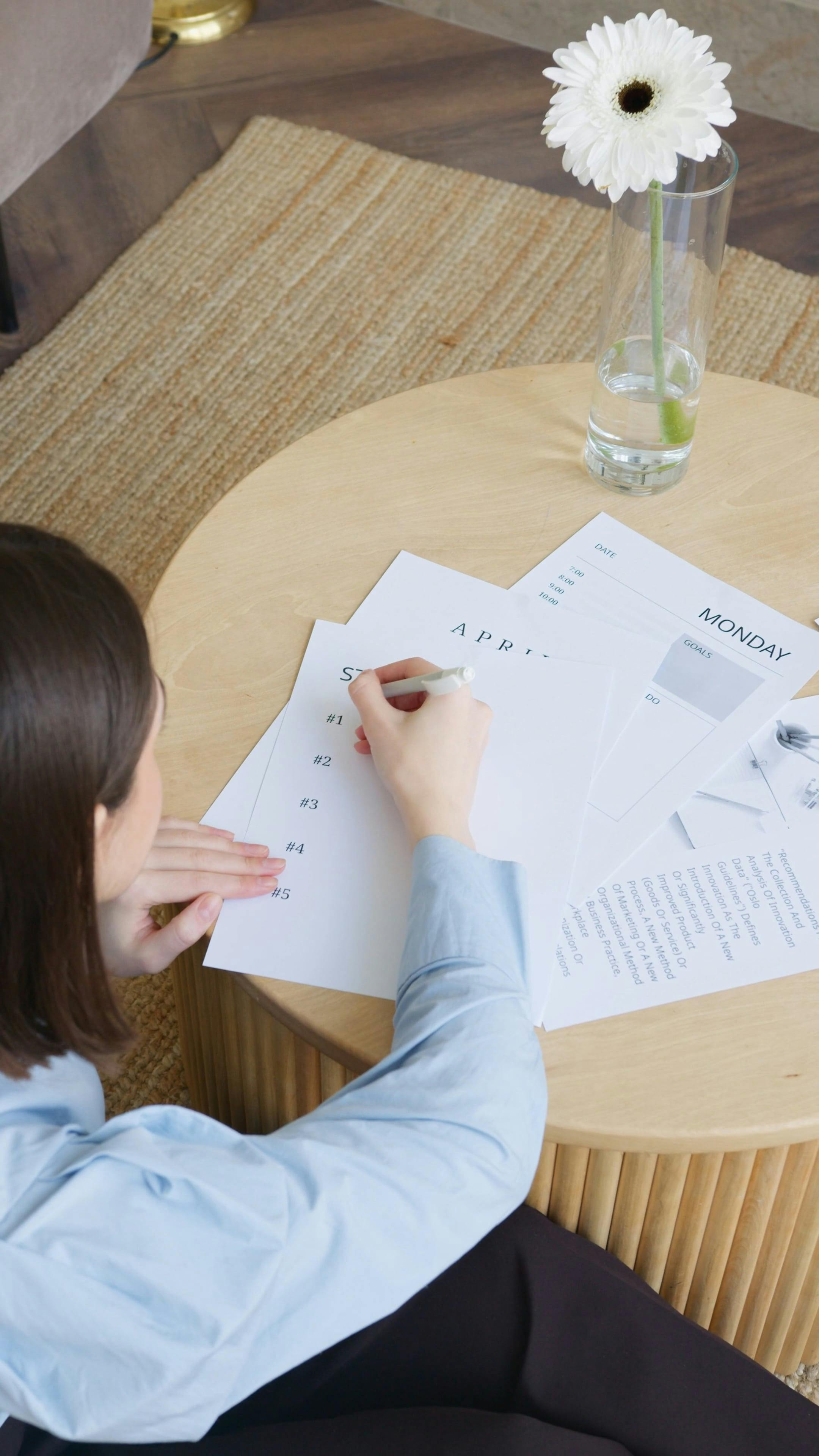 Writing A List Videos, Download The BEST Free 4k Stock Video Footage ...