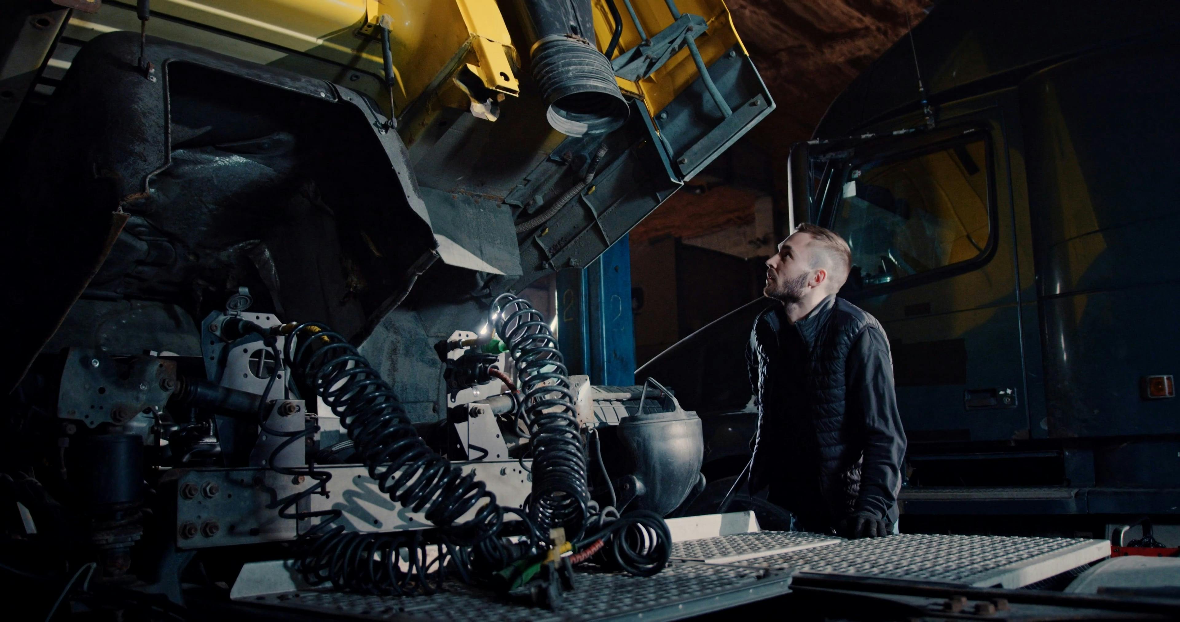 Mechanic Raising an Engine Free Stock Video Footage, Royalty-Free 4K ...