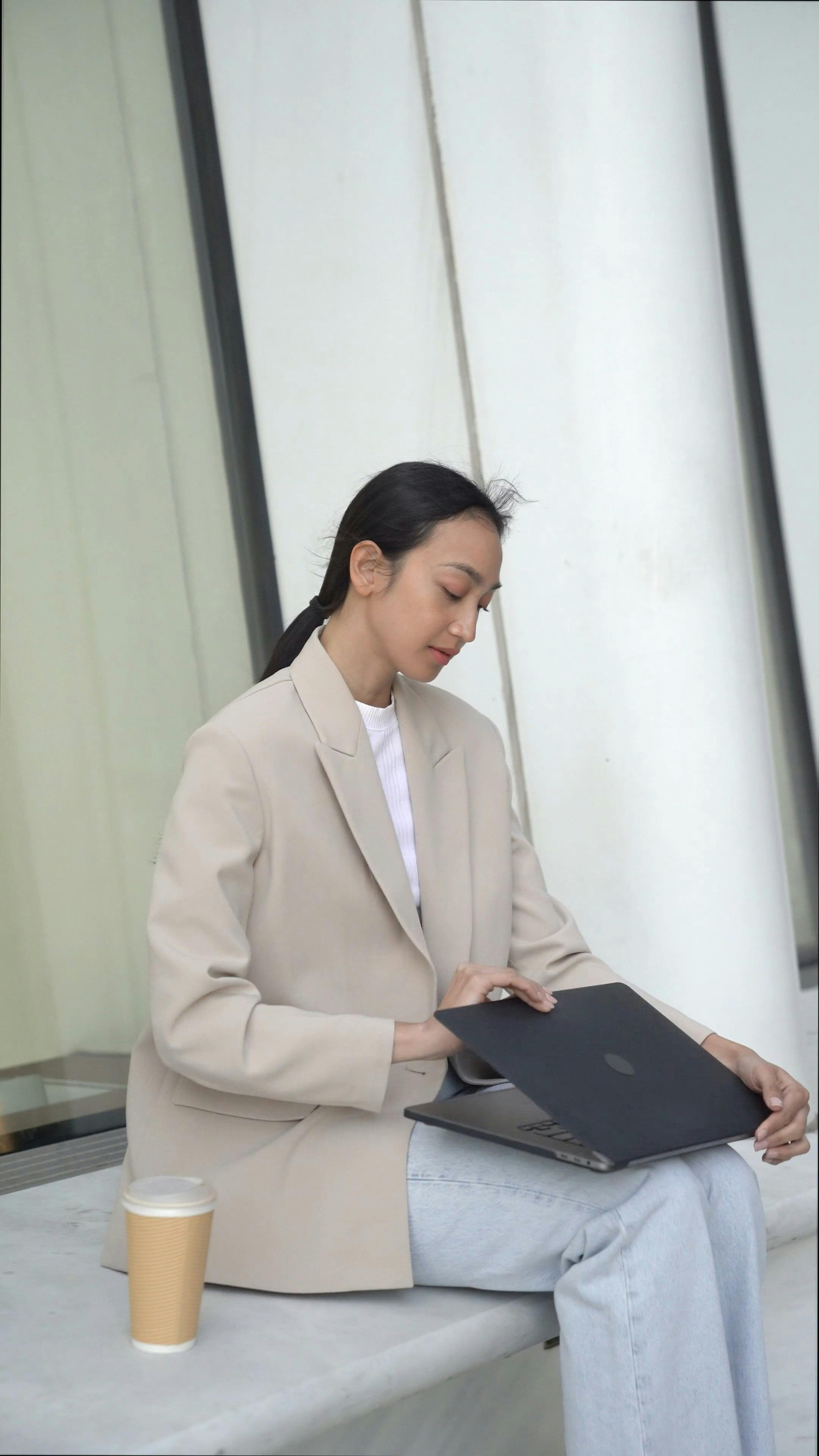 Young Adults Working In Jobs Videos, Download The BEST Free 4k Stock ...