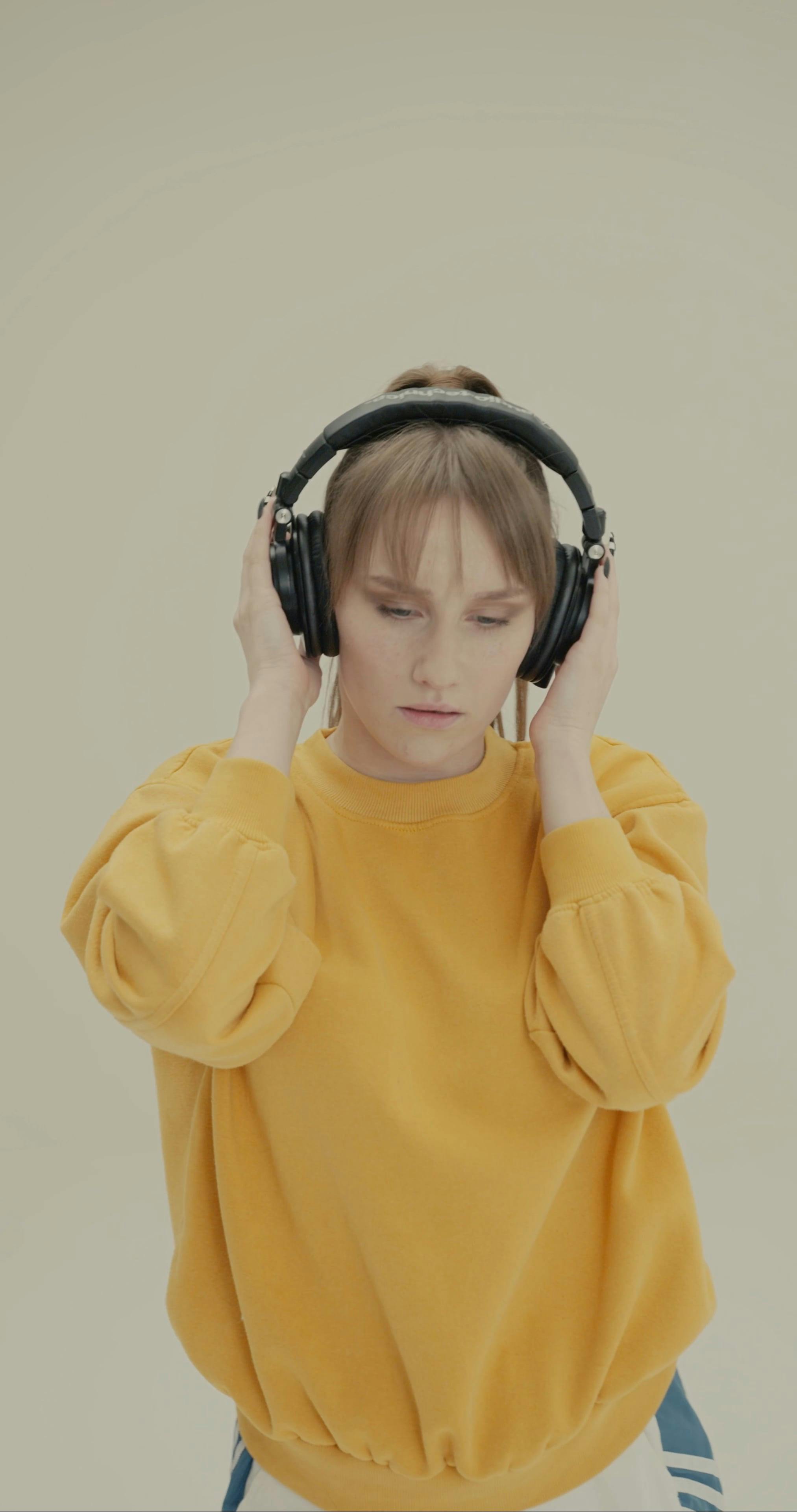 Yellow Song Videos, Download The BEST Free 4k Stock Video Footage ...