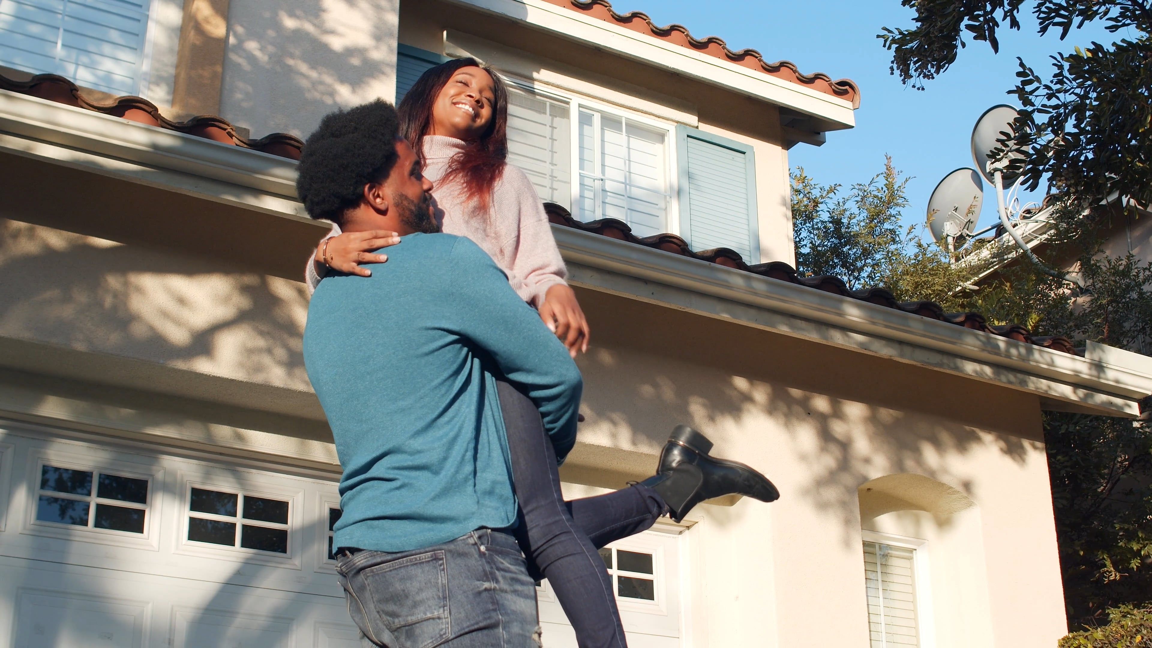 People Going Inside of a House · Free Stock Video