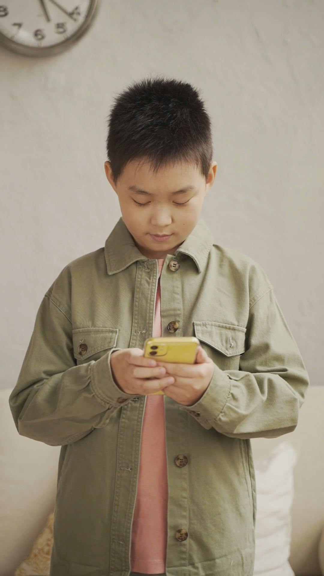 Kid Texting Videos, Download The BEST Free 4k Stock Video Footage & Kid ...