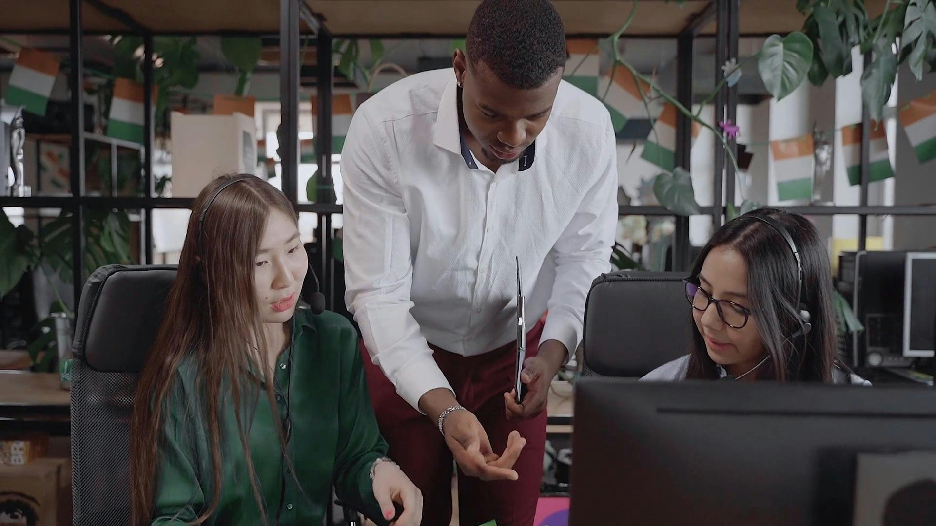 Workmates Discussing At The Office · Free Stock Video