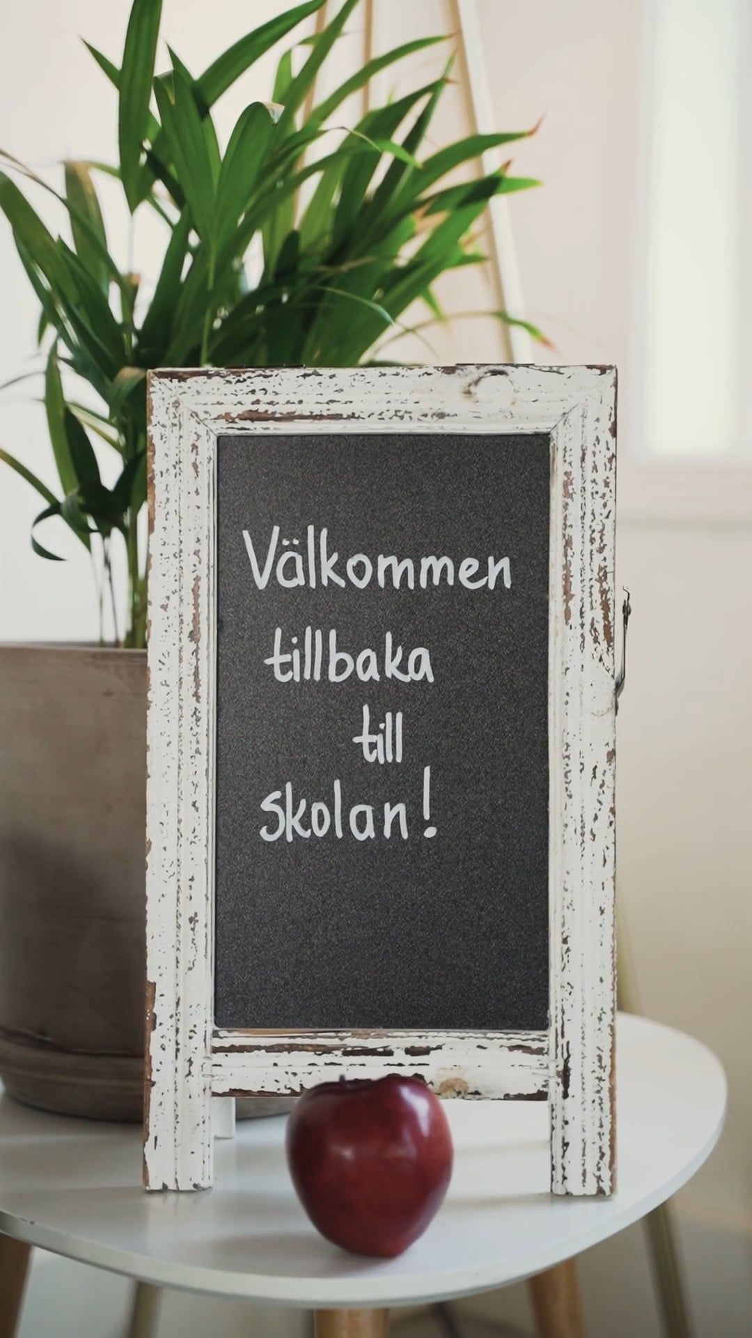 Welcome Sign · Free Stock Video