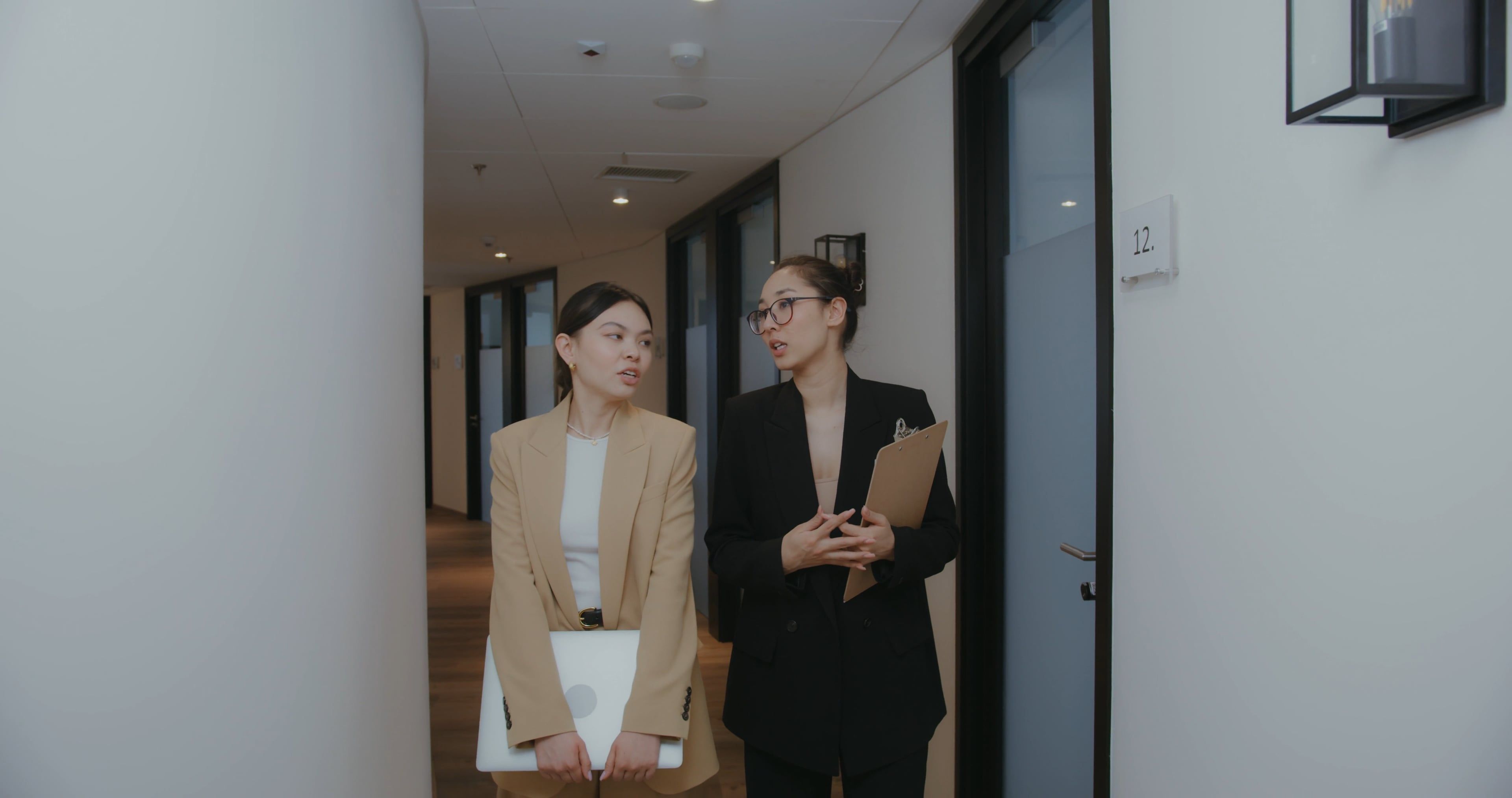 Colleagues Having a Discussion Free Stock Video Footage, Royalty-Free ...