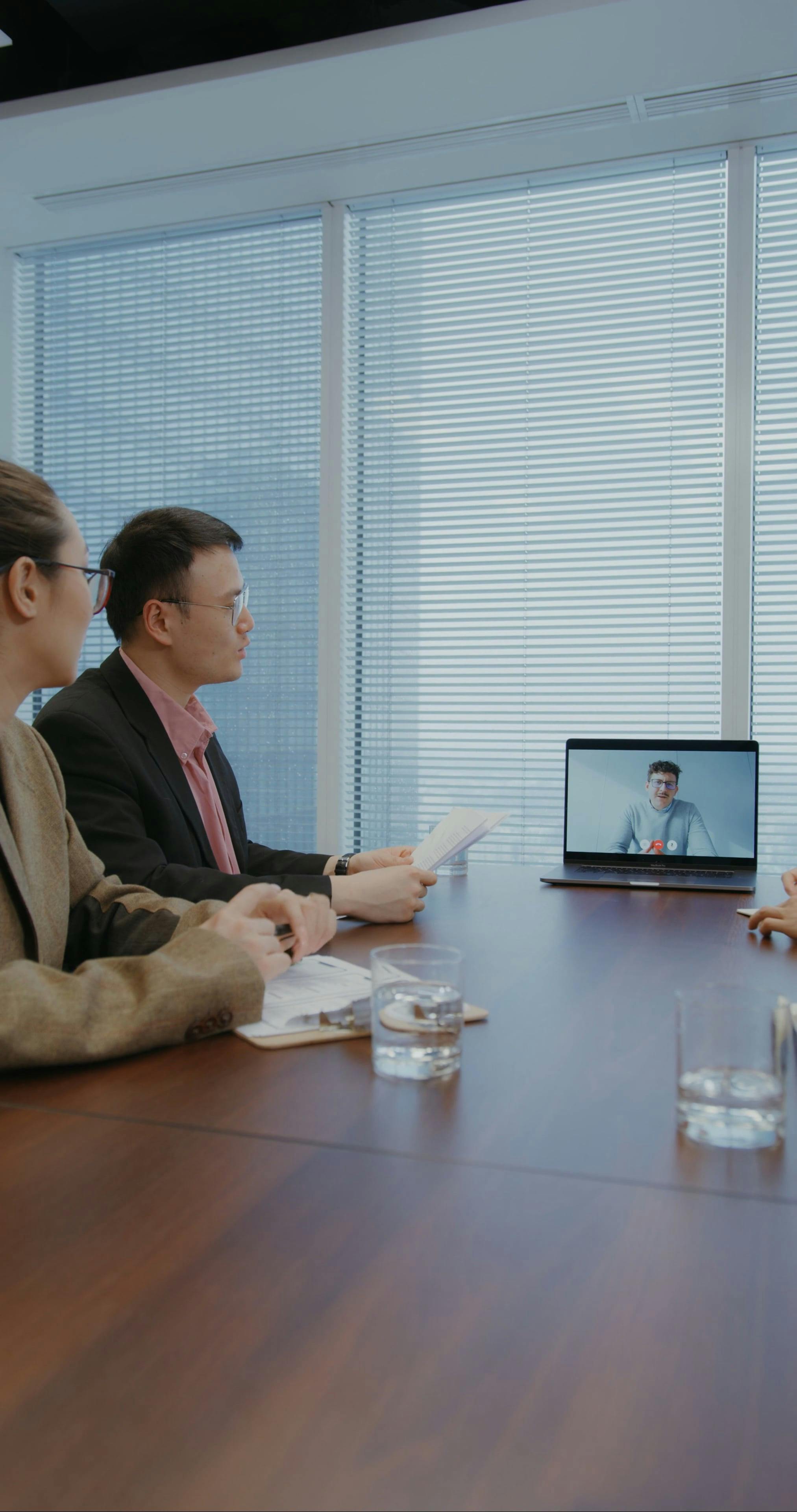 People Discussing while Watching · Free Stock Video