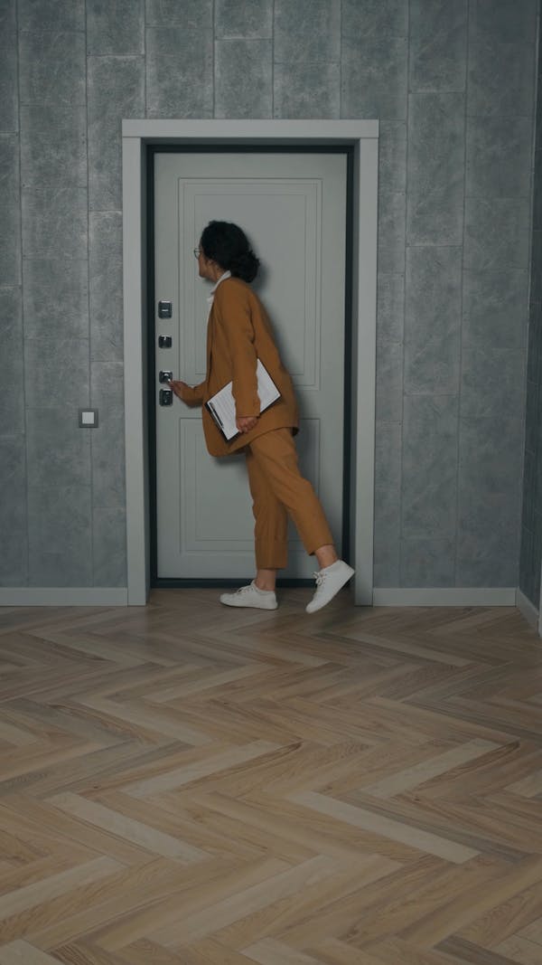 Home Tour Videos, Download The BEST Free 4k Stock Video Footage & Home ...