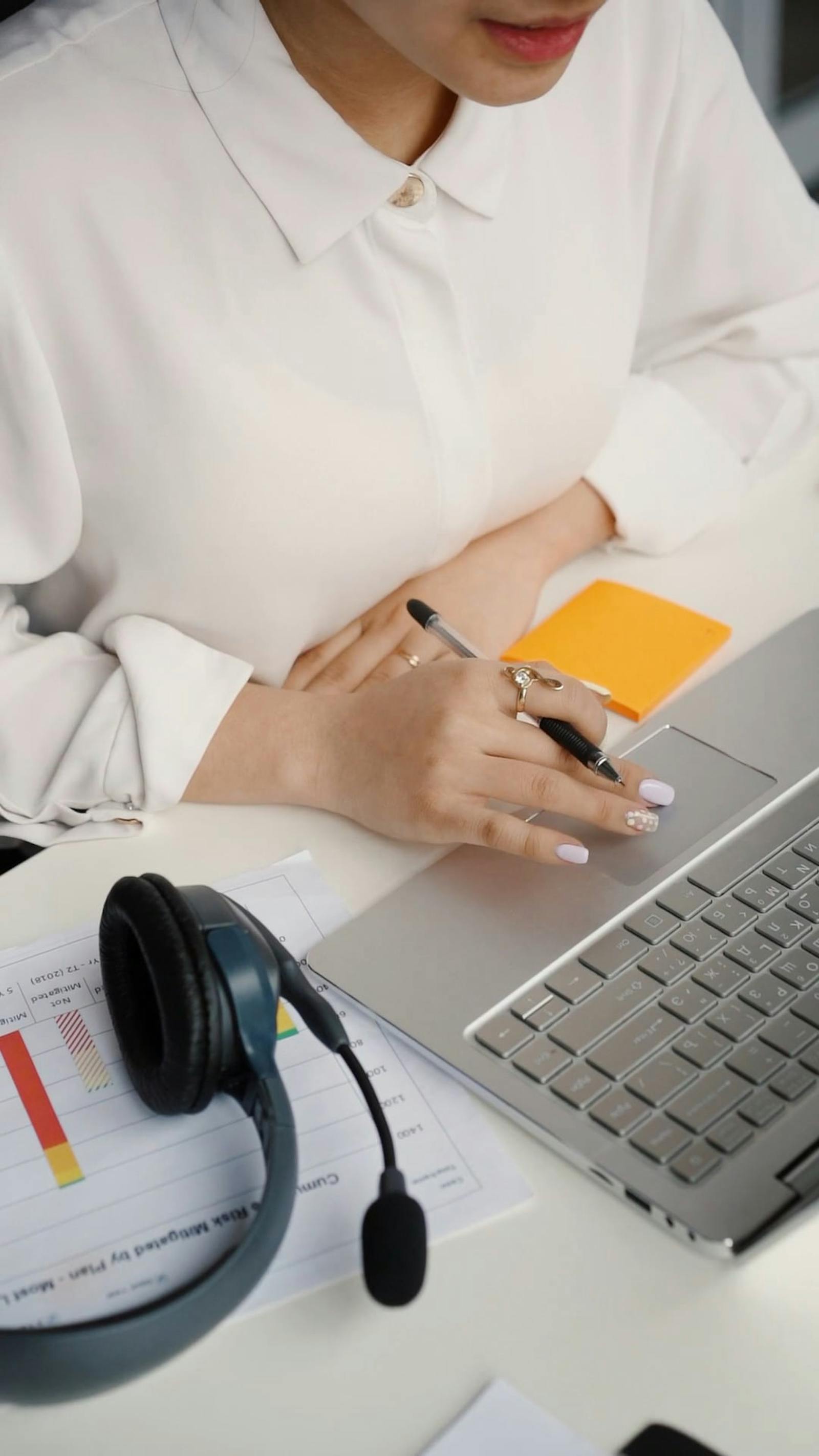 15,362+ Best Free Office call 4K Stock Video Footage & Royalty-Free HD ...