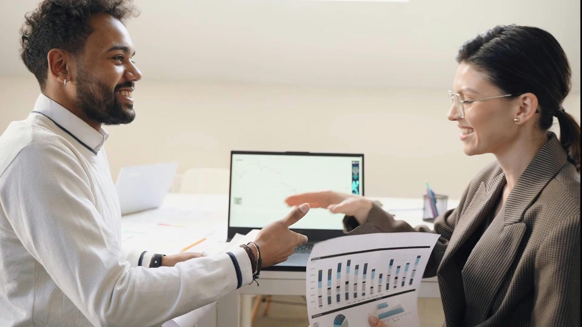 Vídeos de stock gratuitos sobre acuerdo, apretón de manos, barbudo ...