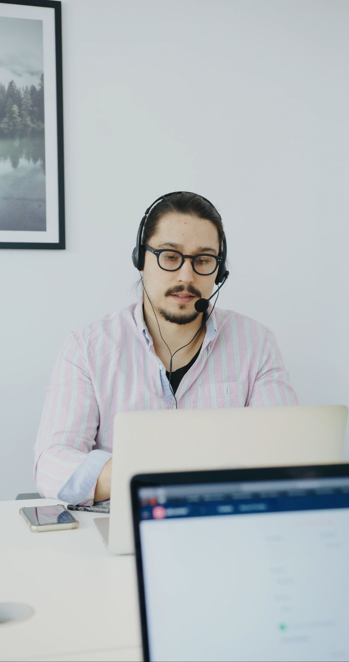 Customer Support Videos, Download The BEST Free 4k Stock Video Footage ...