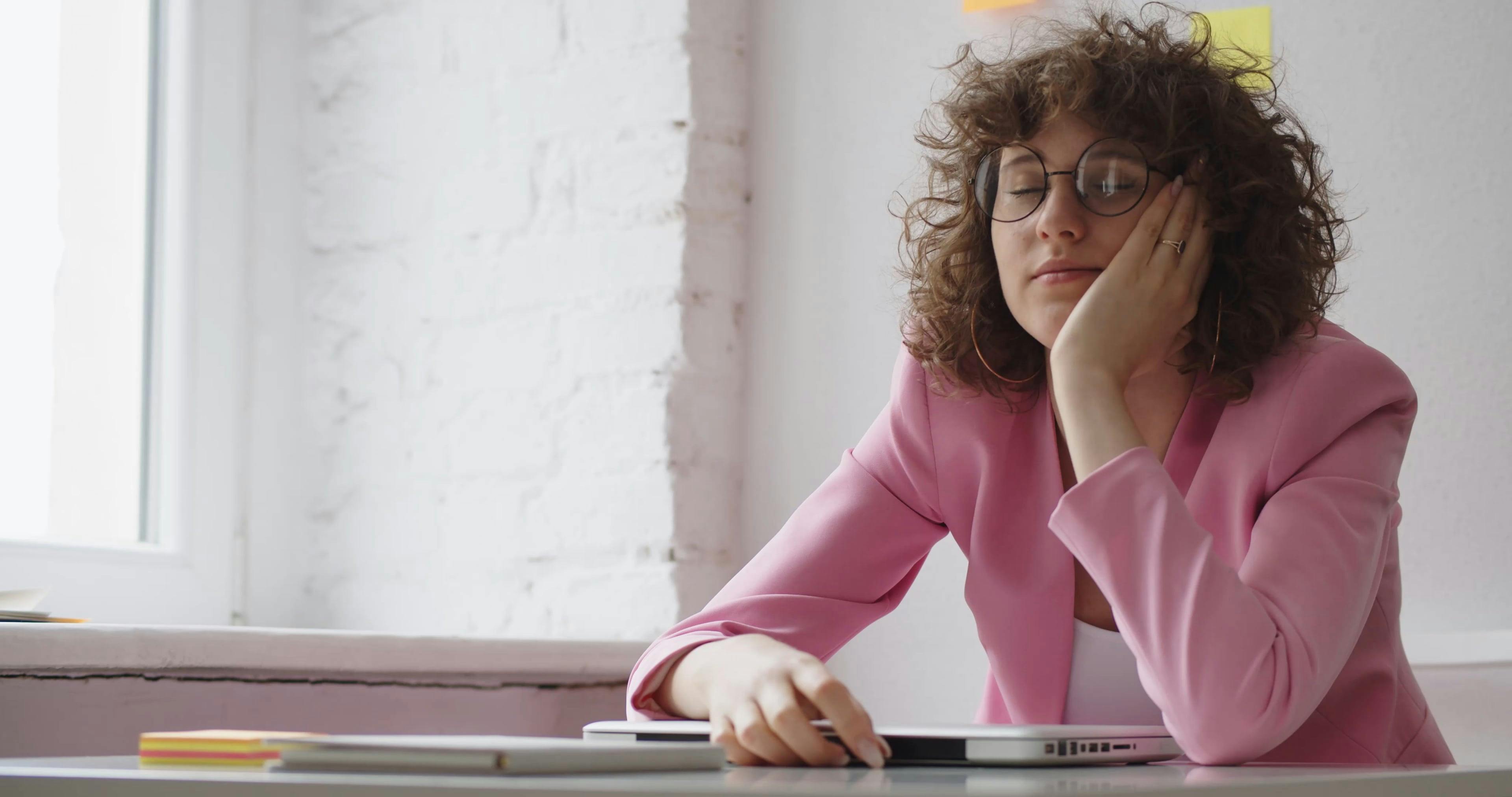 Feeling Sleepy Videos, Download The BEST Free 4k Stock Video Footage ...