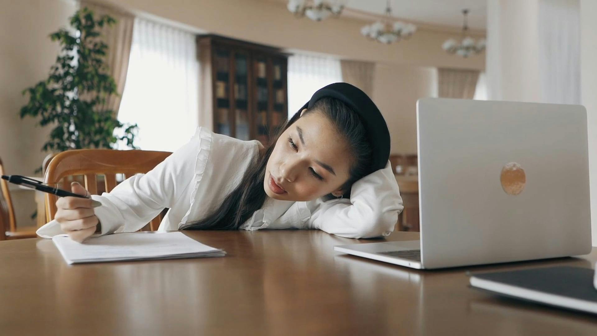 Woman Leaning on the Table · Free Stock Video