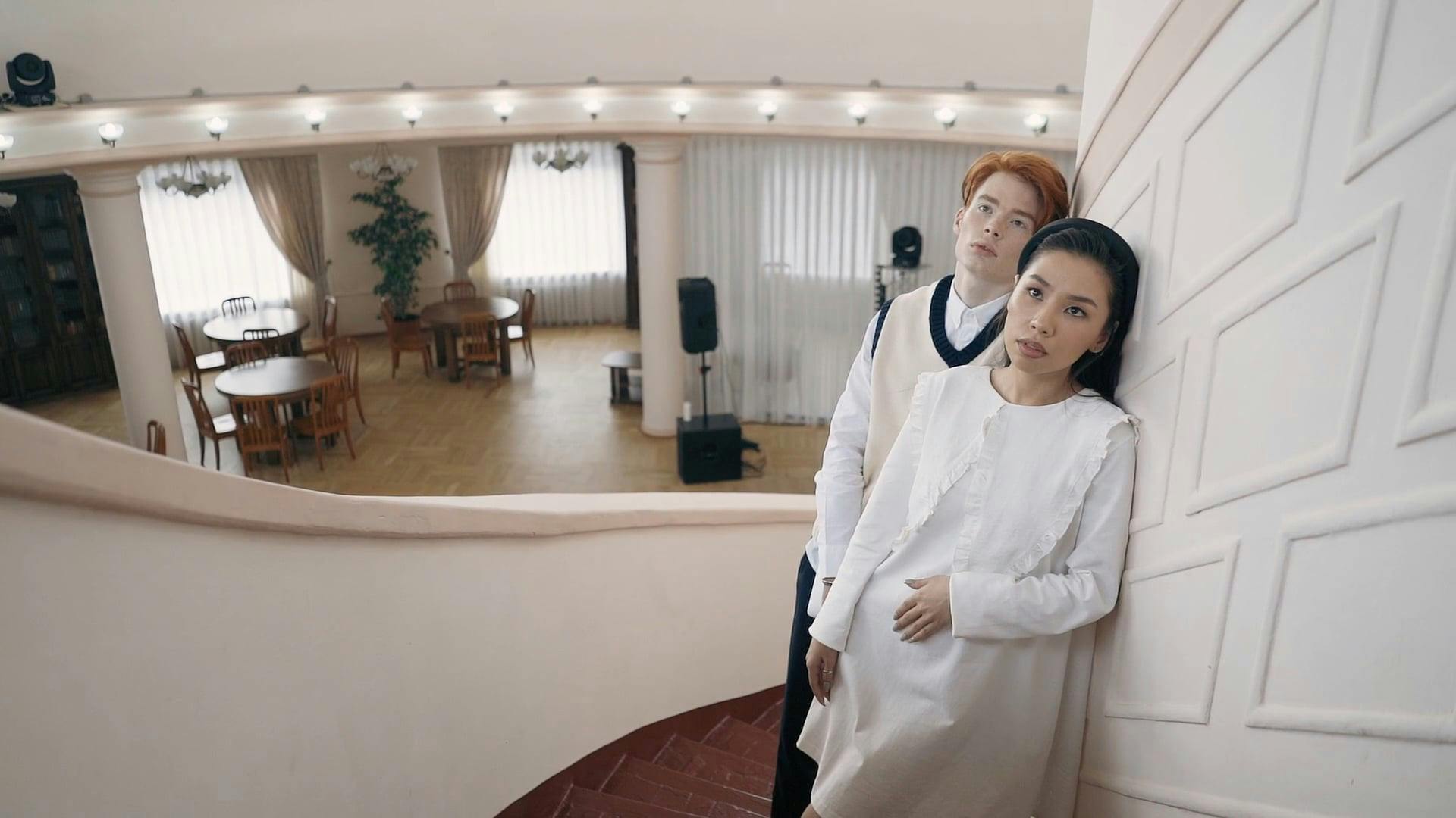 Two People Talking Together · Free Stock Video