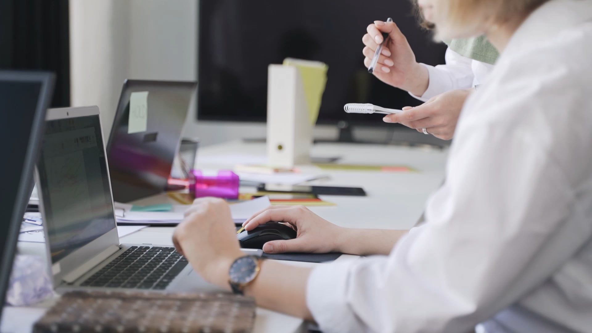 Workspace Sharing Videos Download The Best Free 4k Stock Video Footage